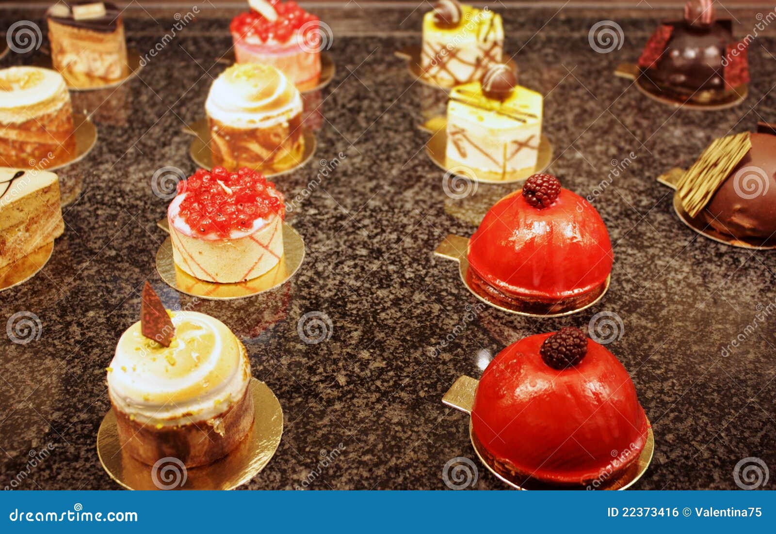 Pasticcerie fotografia stock. Immagine di glassa, pasticcerie - 22373416