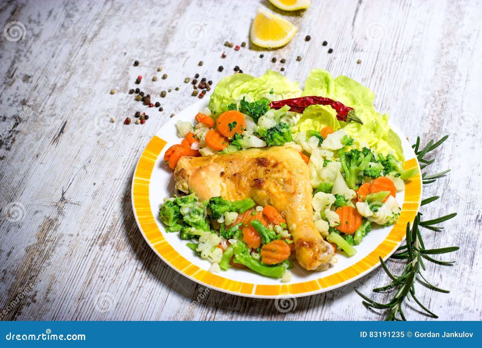 Pasto Delizioso E Sano - Pollo E Verdure Bollite Immagine Stock ...