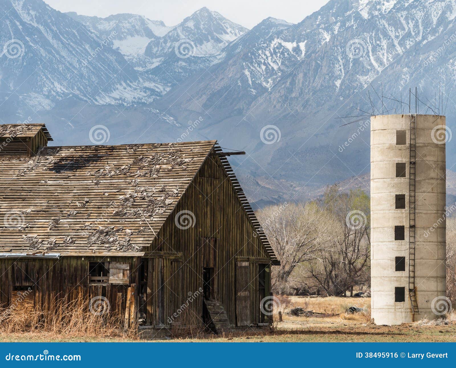 Pastoral abandoned ranch stock photo. Image of country - 38495916