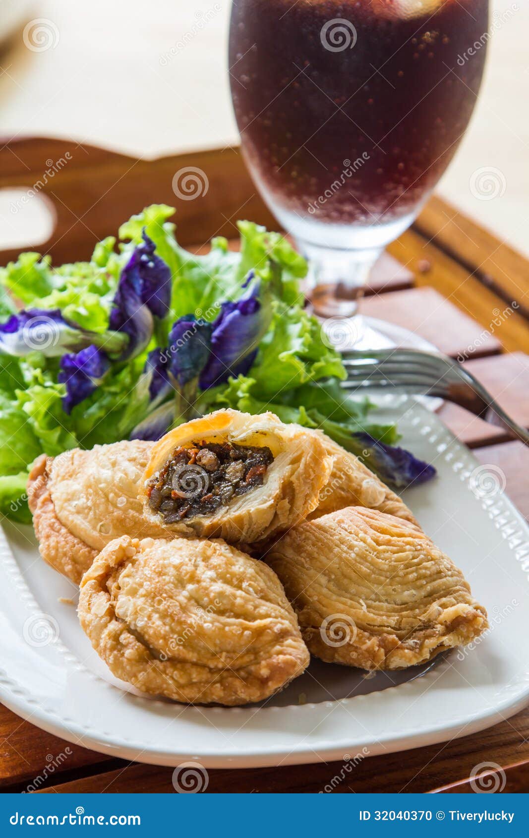 Pastry samosas stock photo. Image of keema, asian, homemade - 32040370