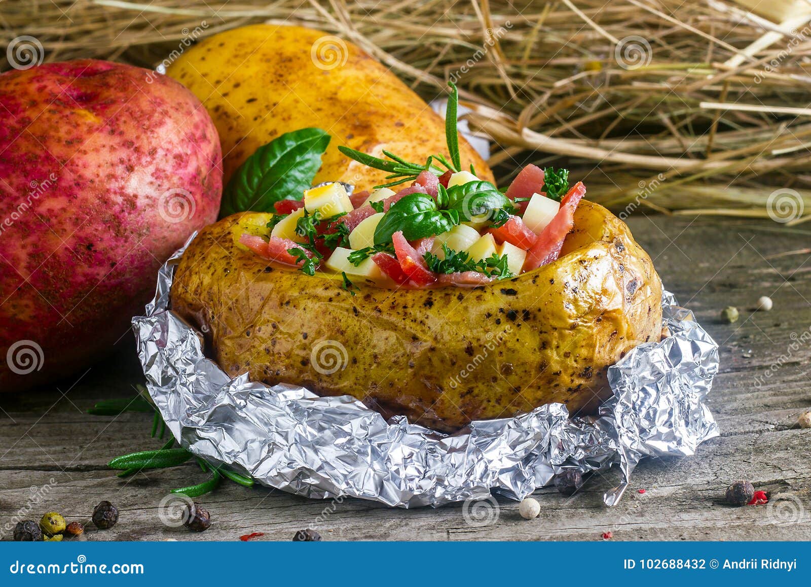 Patata cocida al horno foto de archivo. Imagen de aislante - 102688432