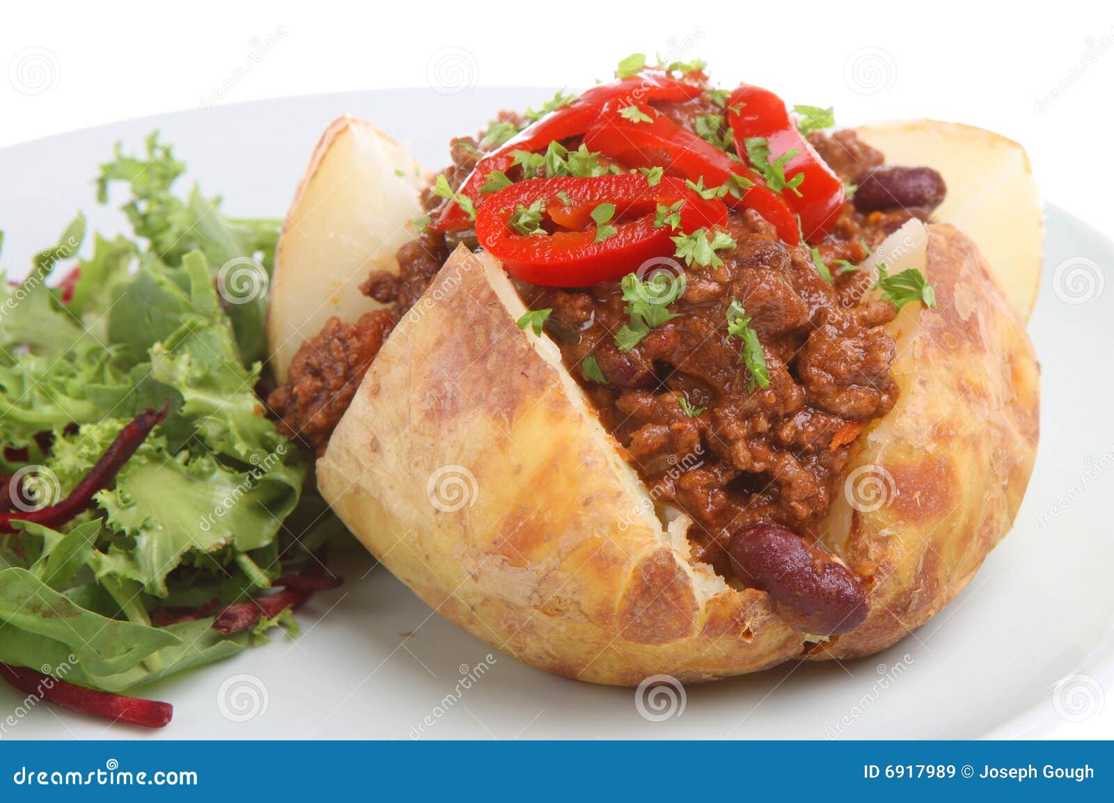 Patata Cocida Al Horno Con Los Chiles Imagen de archivo - Imagen de ...