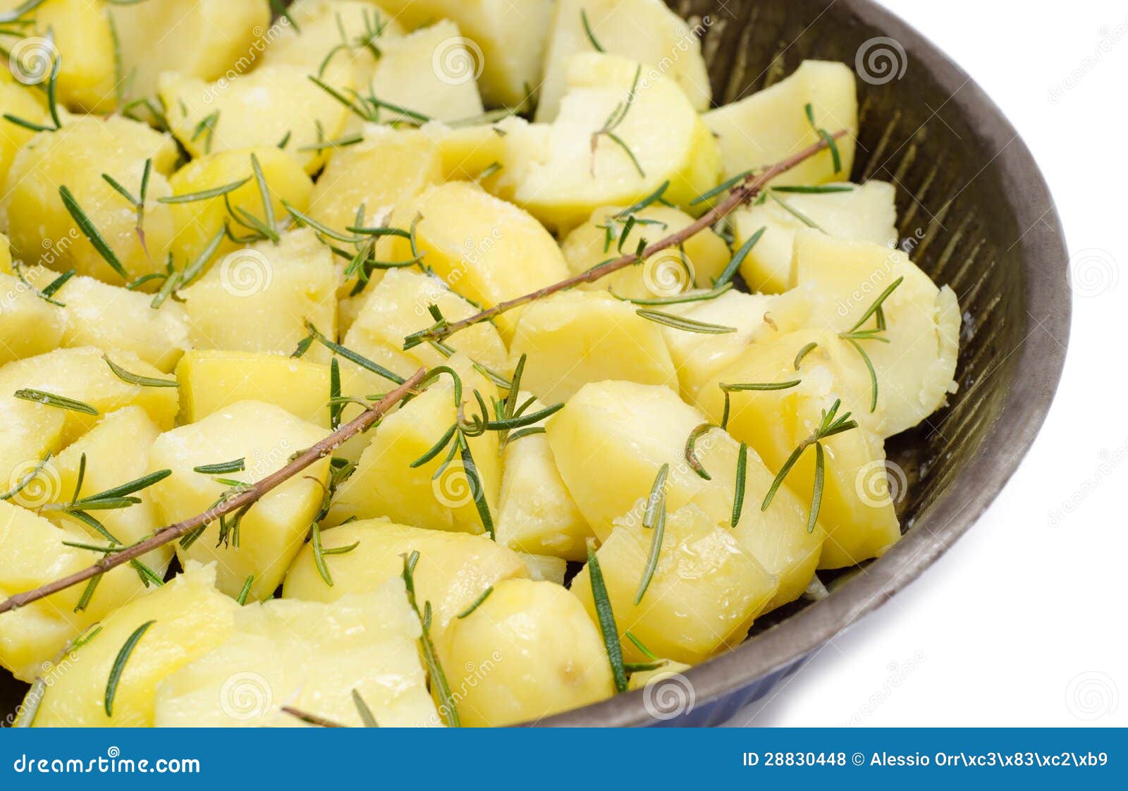 Patatas hervidas foto de archivo. Imagen de romero, comida - 28830448