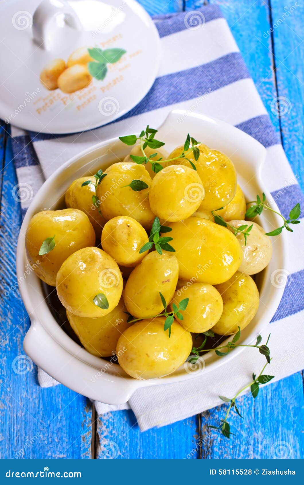 Patatas hervidas foto de archivo. Imagen de pimienta - 58115528