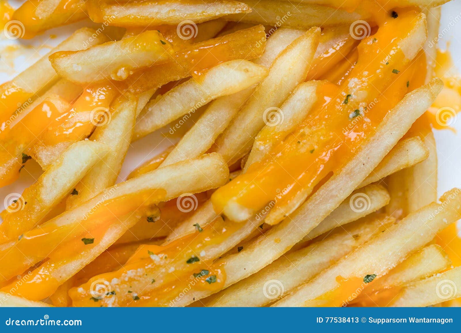 Patate Fritte Con Cheddar Fuso Immagine Stock - Immagine di giallo ...