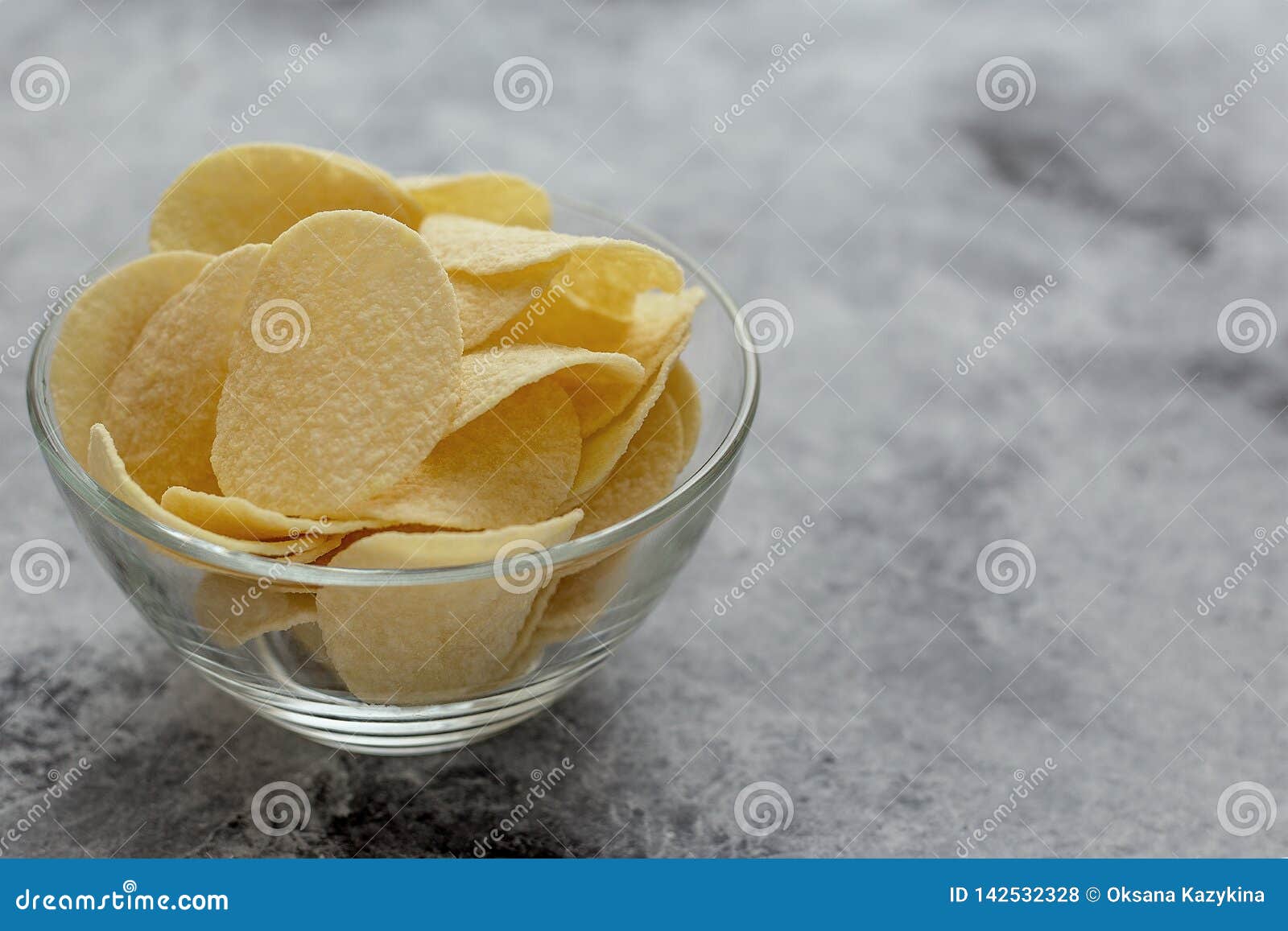 Patatine Fritte Croccanti E Fotografia Stock - Immagine di veloce ...