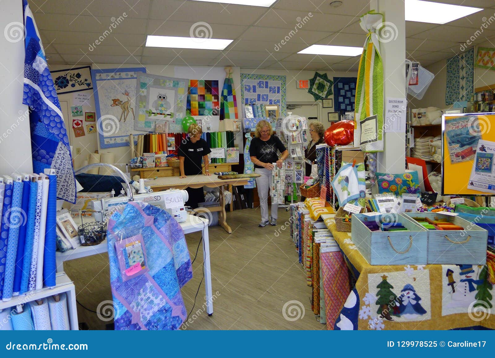 Patchwork Quilt Store editorial image. Image of handmade - 129978525