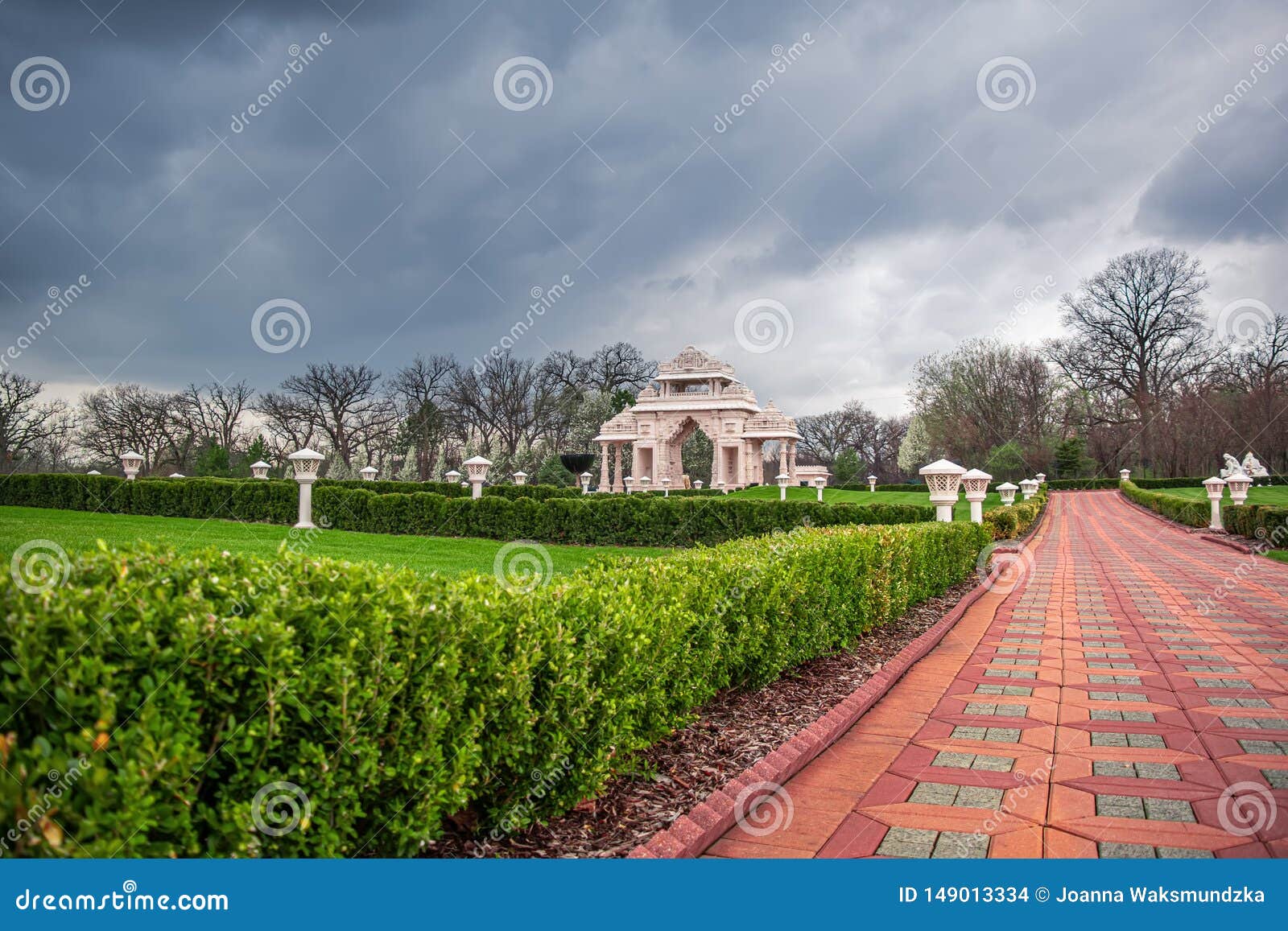 A Path through the Hindu Temple Complex. Stock Photo - Image of outdoor ...