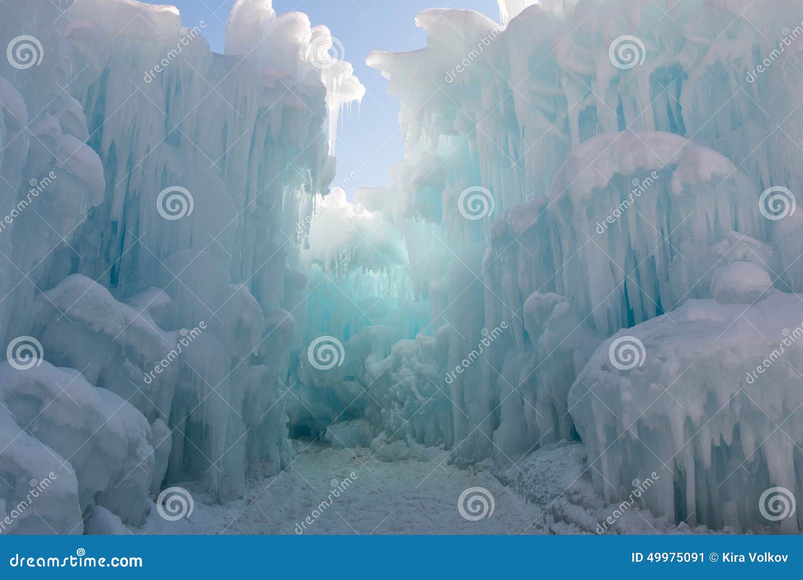 Path between ice walls stock image. Image of frost, snow - 49975091