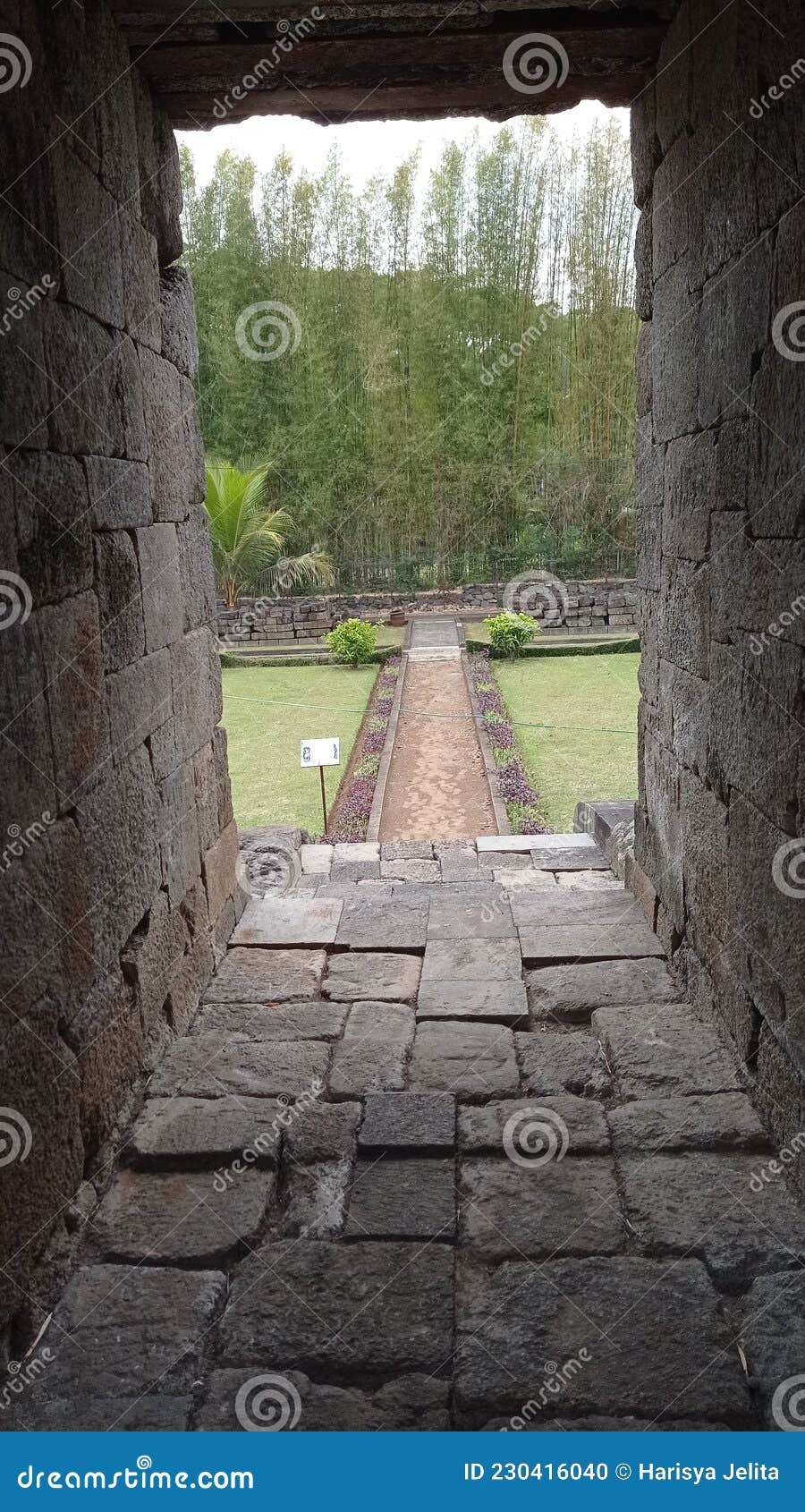 Path to the Nirvana editorial image. Image of ruins - 230416040