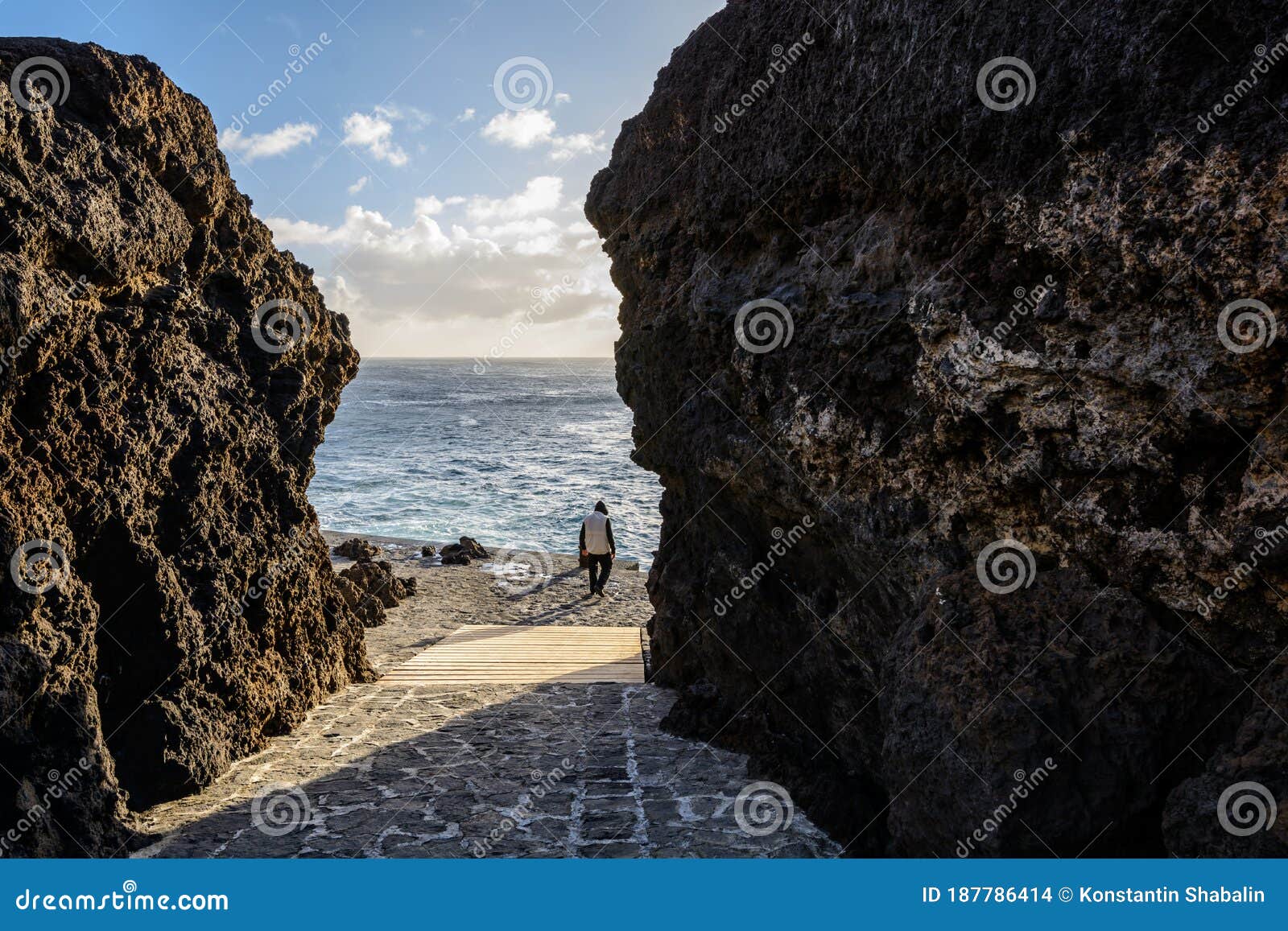Path To the Ocean between the Rocks Stock Photo - Image of rocks, blue ...