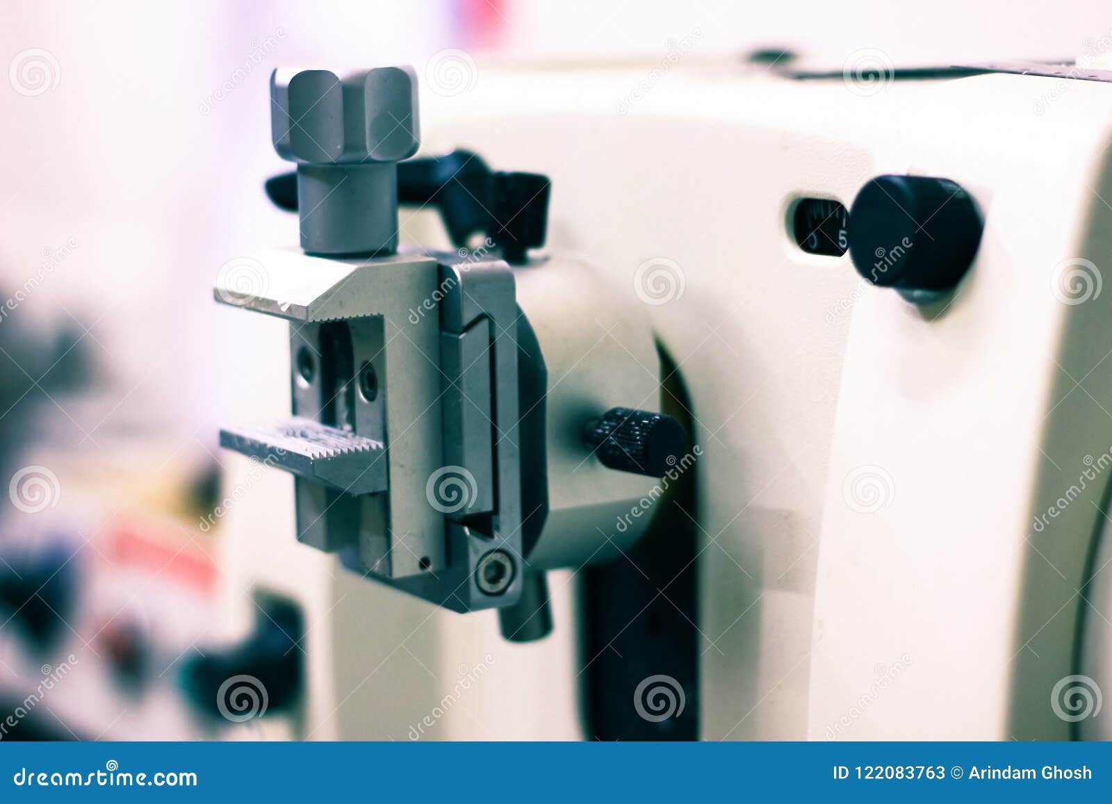 A Pathological Tissue Grossing Section Thin Slice Making Microtome for ...