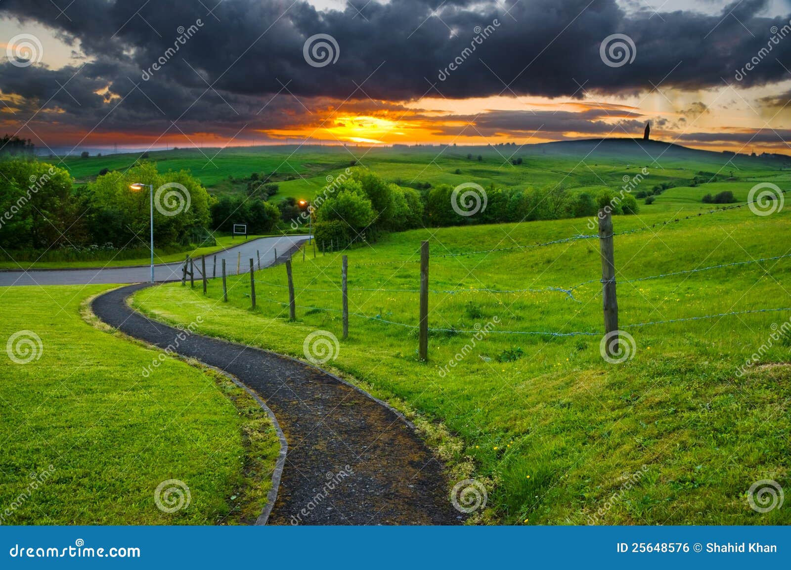Pathway Leading into Sunset Stock Photo - Image of dark, green: 25648576