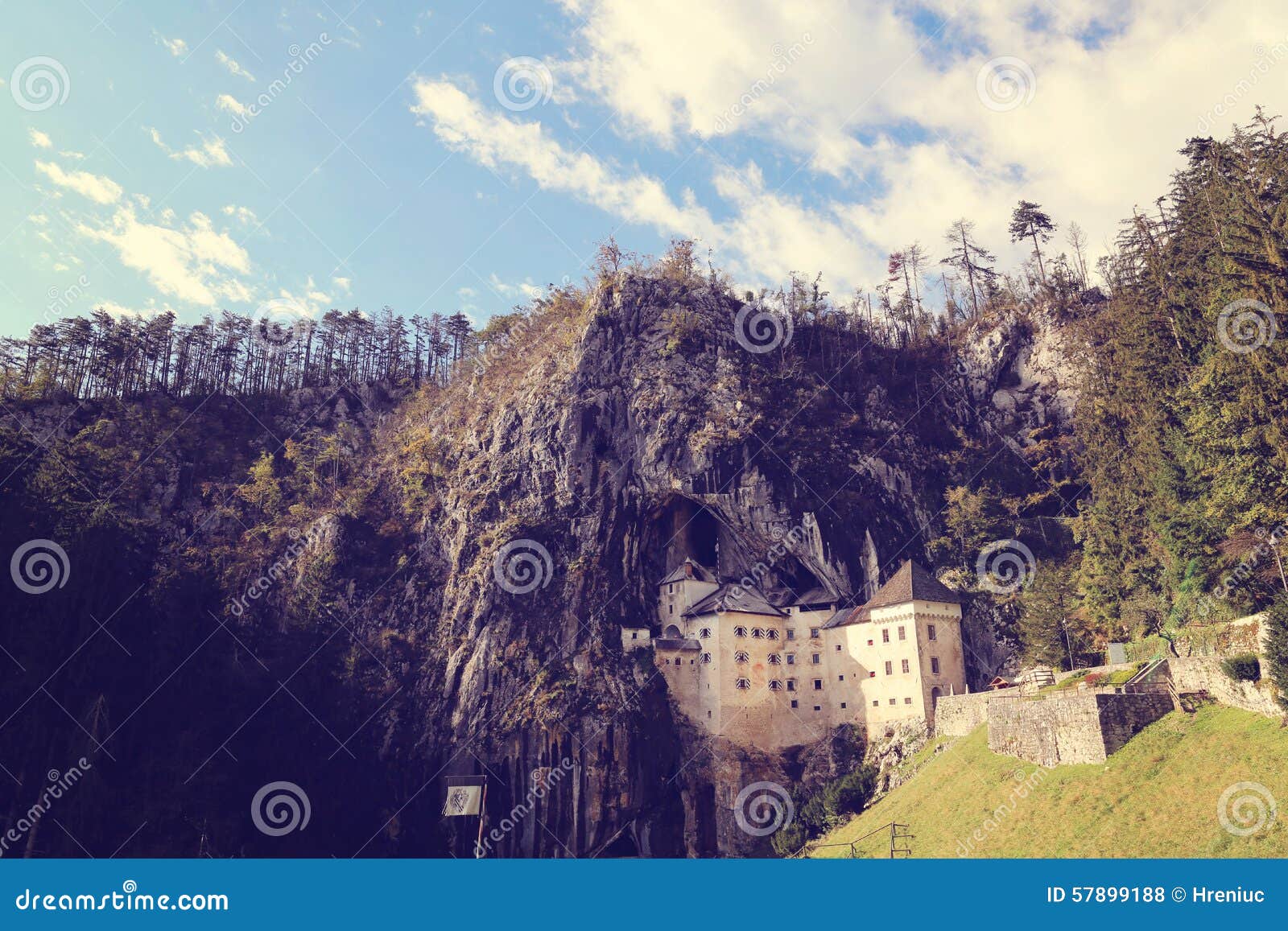 Pathway to a castle stock photo. Image of duich, grass - 57899188