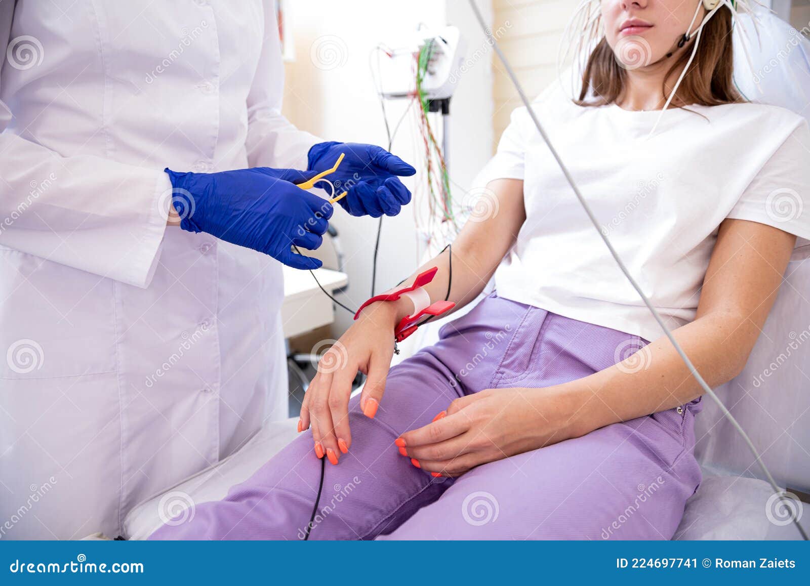 Patient Brain Testing Using Encephalography at Medical Center Stock ...