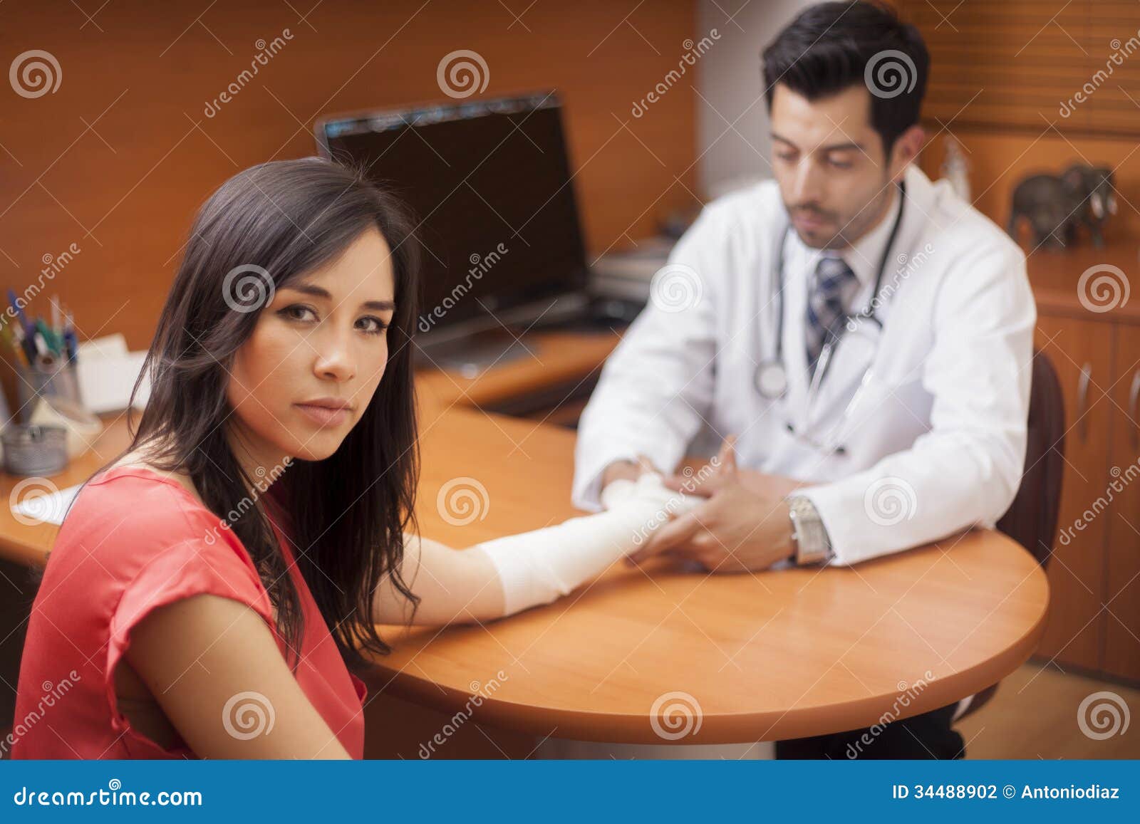 Patient with a broken arm stock photo. Image of cute - 34488902