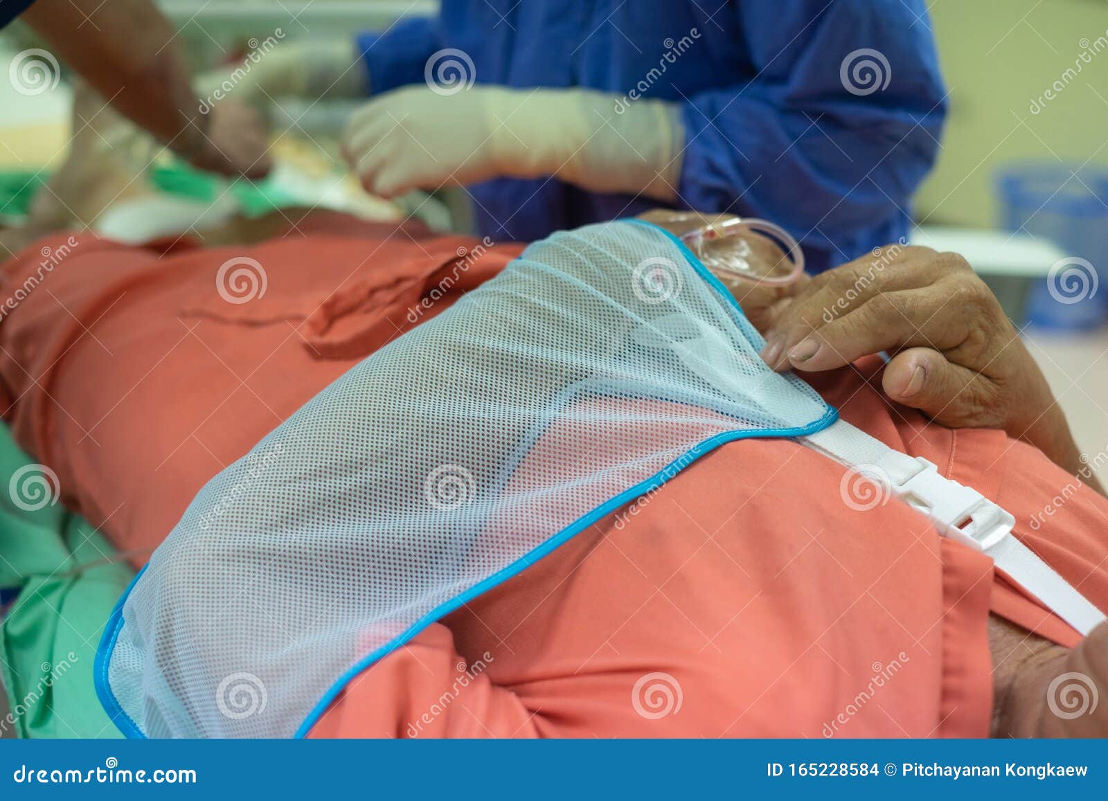 Patient with Broken Arm in Sling Stock Photo - Image of hand, disease ...