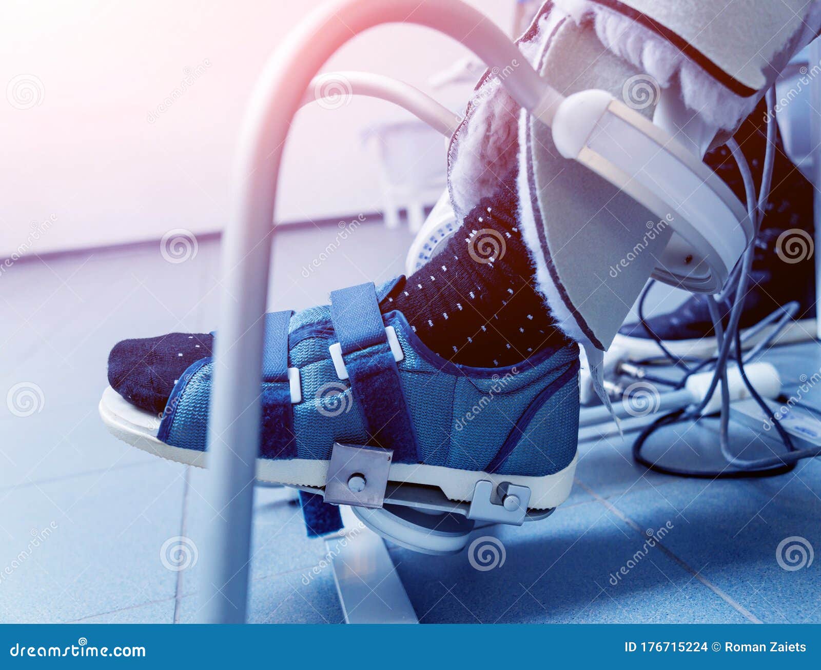 Patient on CPM Machines, Continuous Passive Range of Motion. Stock ...