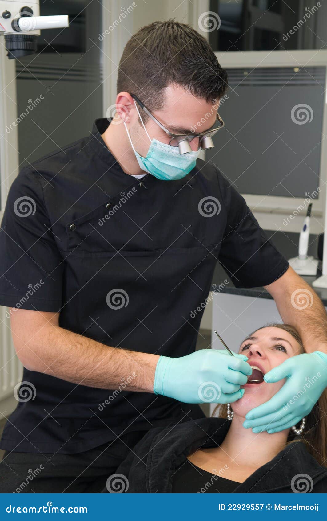 Patient at the Dental Practice Stock Image - Image of male, team: 22929557