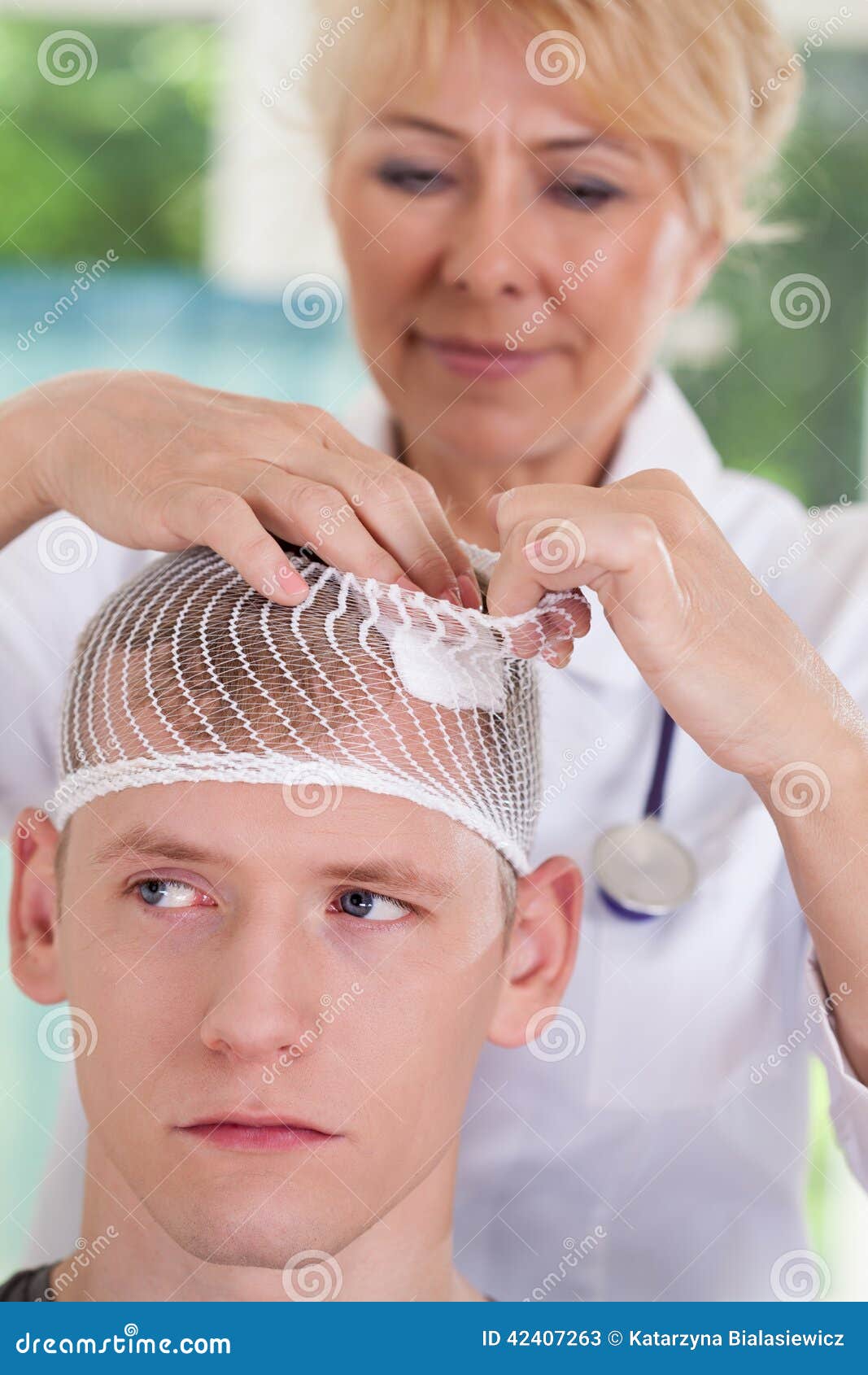 Patient with head wound stock image. Image of care, laboratory - 42407263