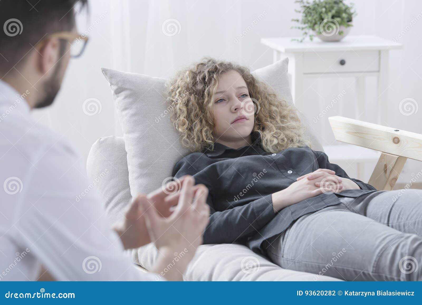Patient Lying on Therapy Sofa Stock Photo - Image of breakdown, mental ...