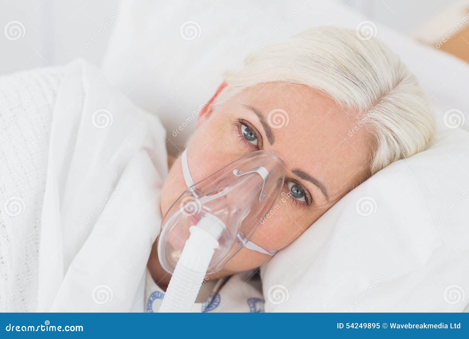 A Patient with an Oxygen Mask Stock Image - Image of recuperation ...