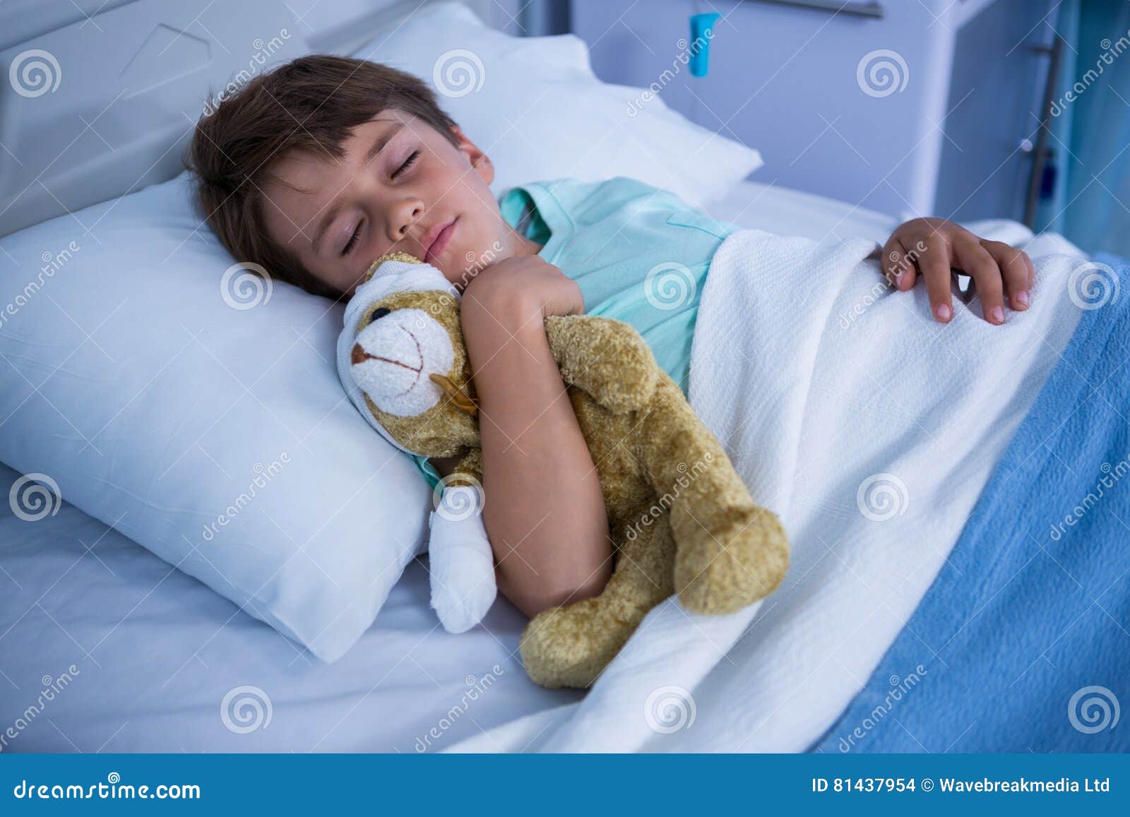 Patient resting in ward stock photo. Image of resting - 81437954