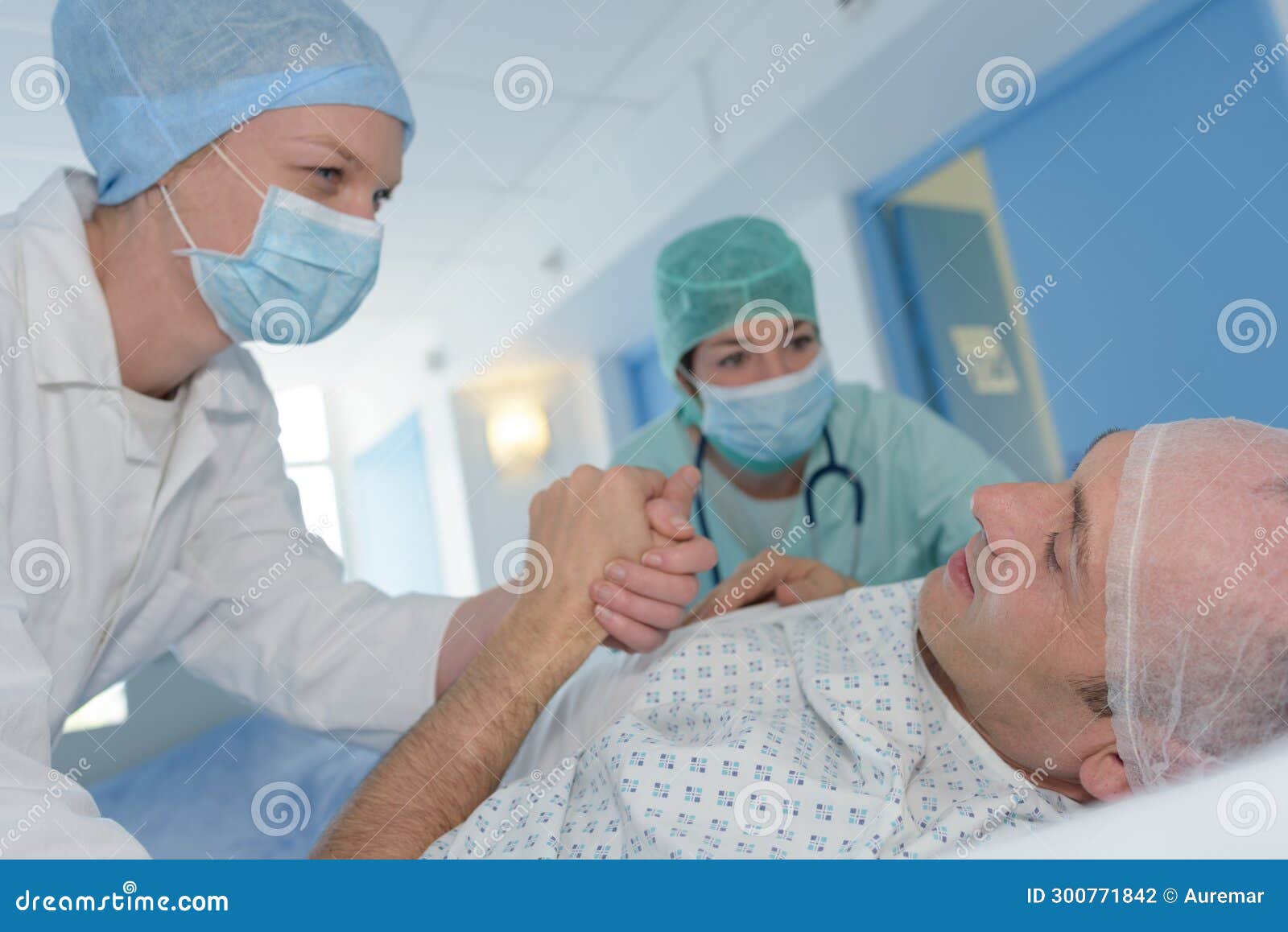 Patient Speaking with Surgeon after Operation Stock Photo - Image of ...