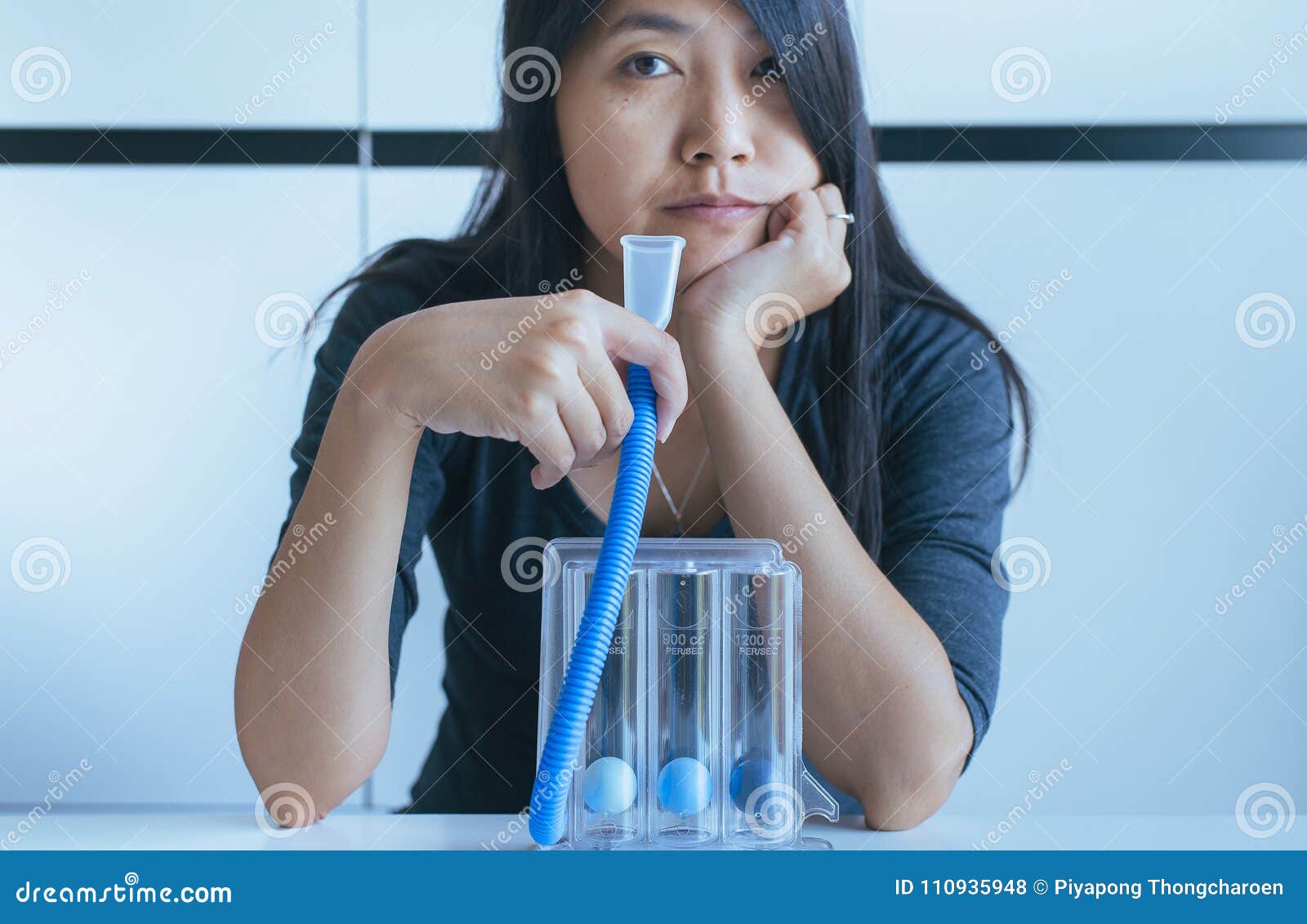 Patient Using Incentive Spirometer or Three Balls for Stimulate Lung ...