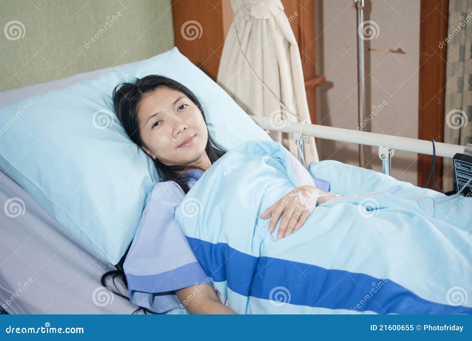 Patients to sleep smiling stock image. Image of patient - 21600655