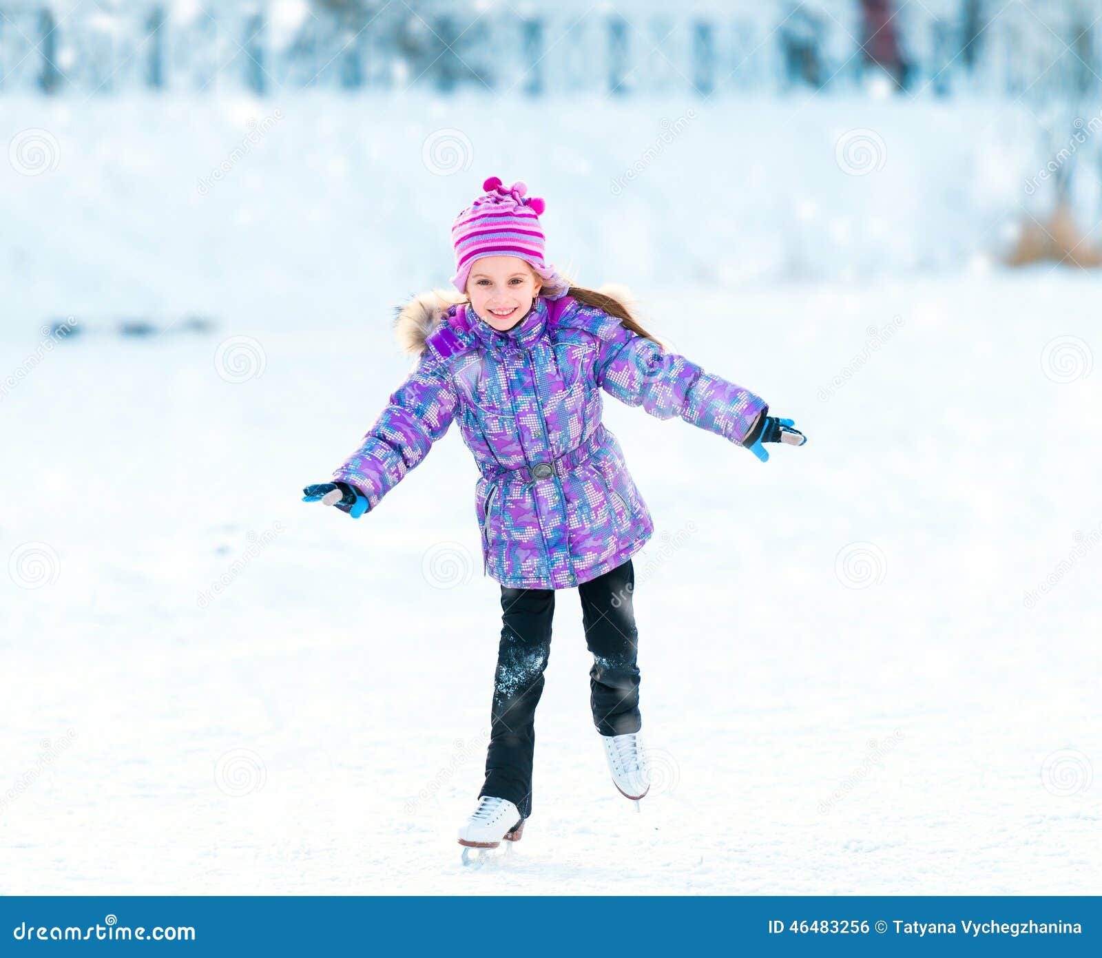 Patinage de petite fille photo stock. Image du jour, janvier - 46483256