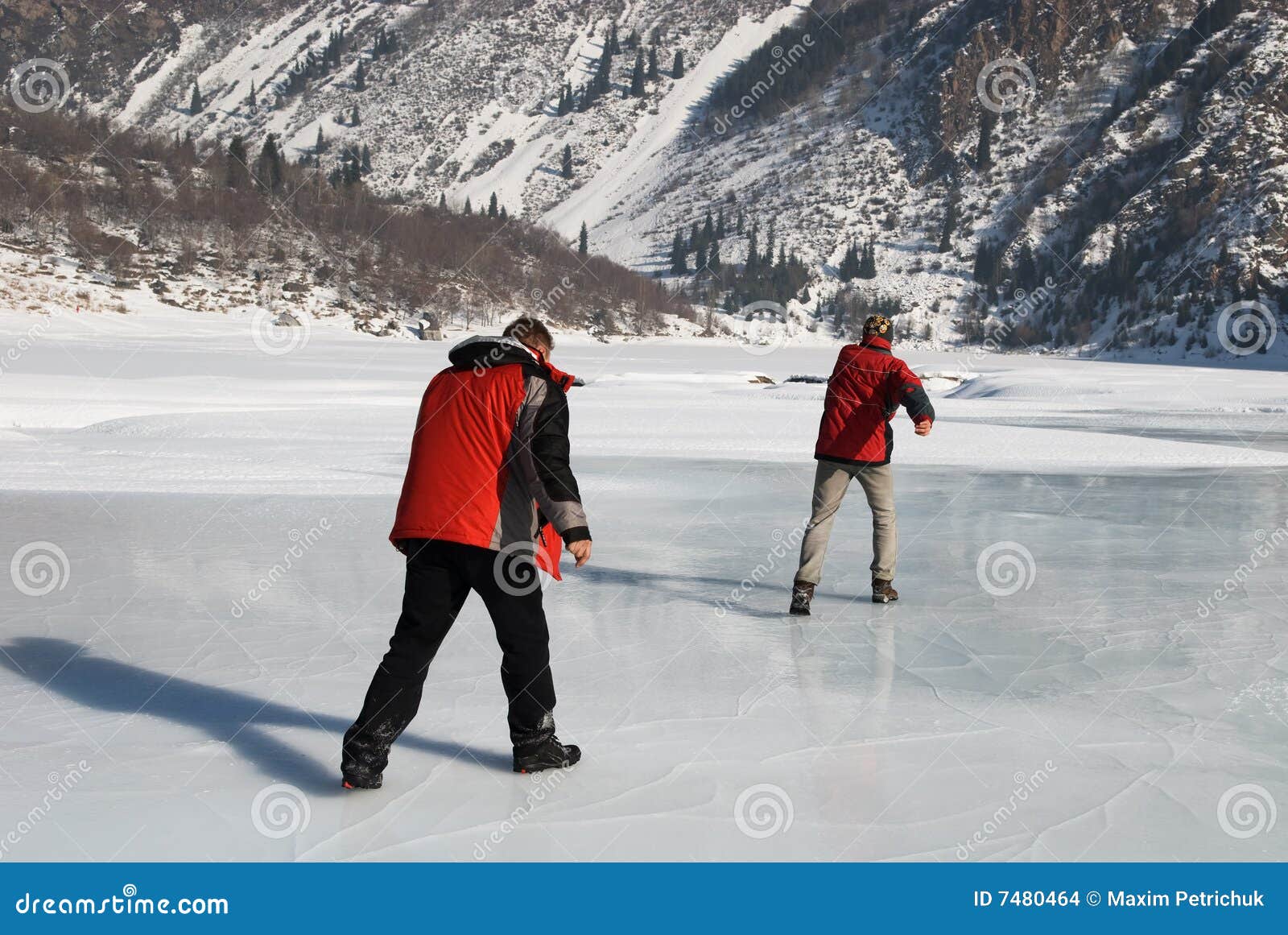 Patinaje de hielo loco foto de archivo. Imagen de ocio - 7480464