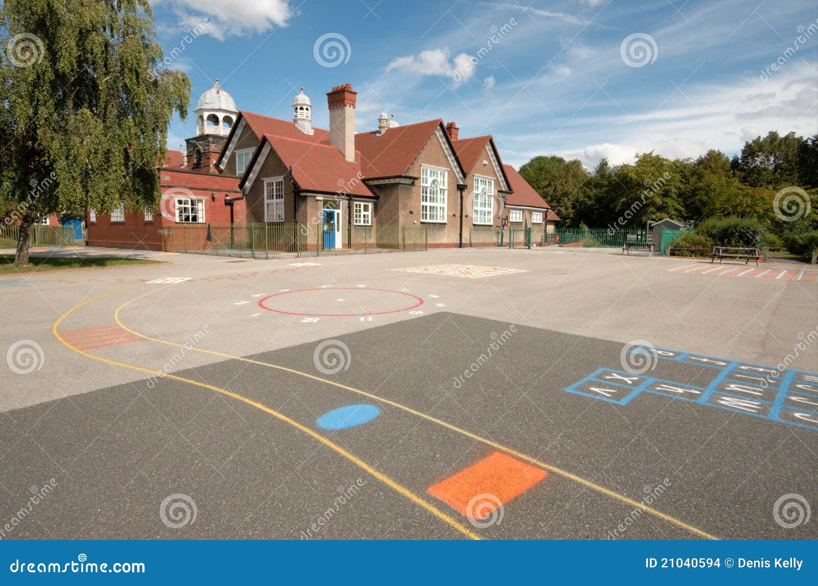 Patio De La Escuela Primaria Foto de archivo - Imagen de educación ...