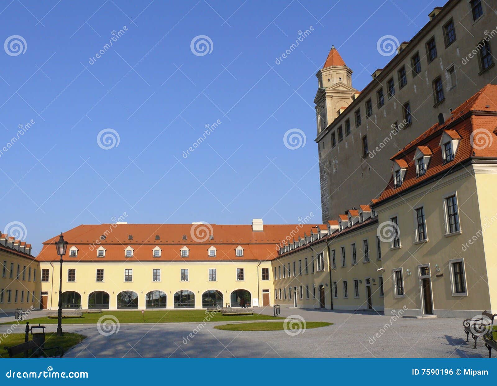 Patio del castillo foto de archivo. Imagen de eslovaquia - 7590196