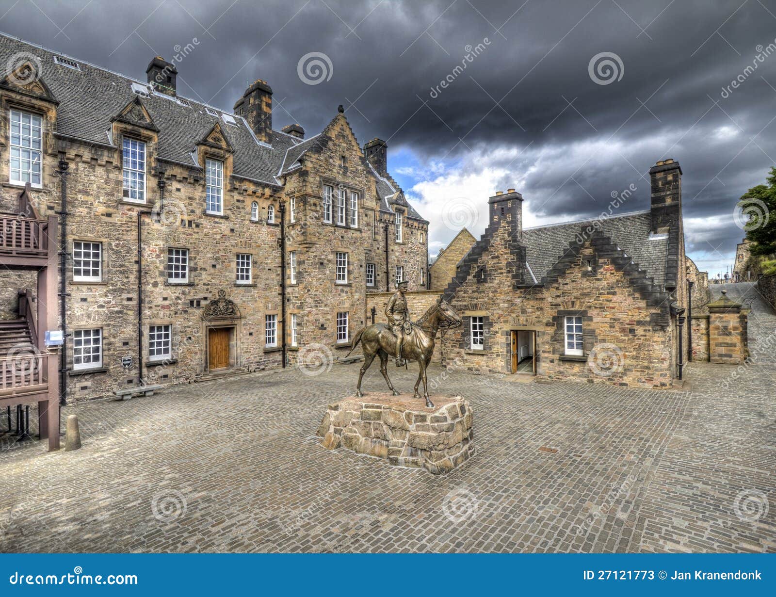 Patio Del Castillo De Edimburgo Imagen de archivo - Imagen de europa ...