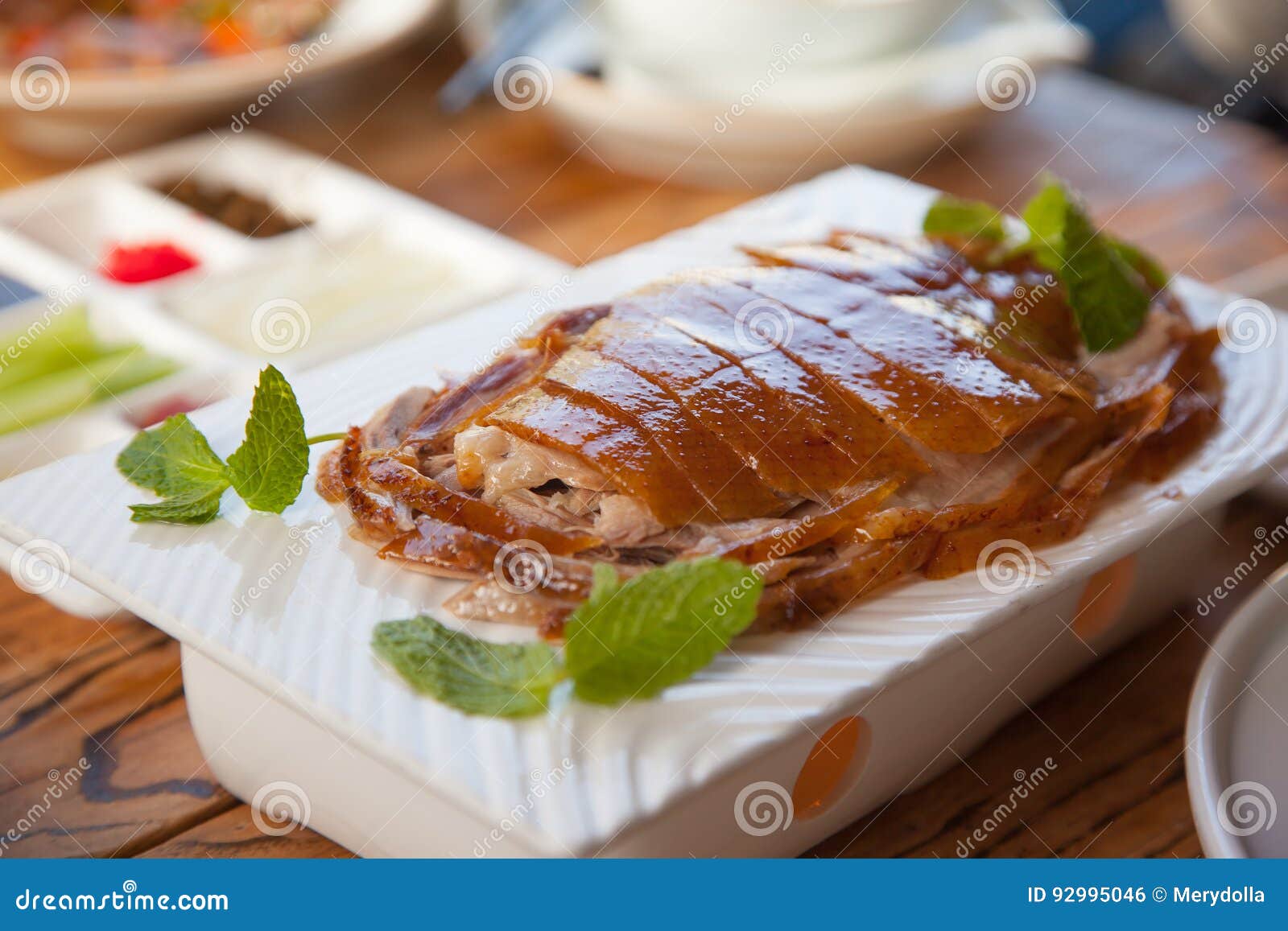 Pato De Pequim Tradicional Do Assado Foto de Stock - Imagem de branco ...