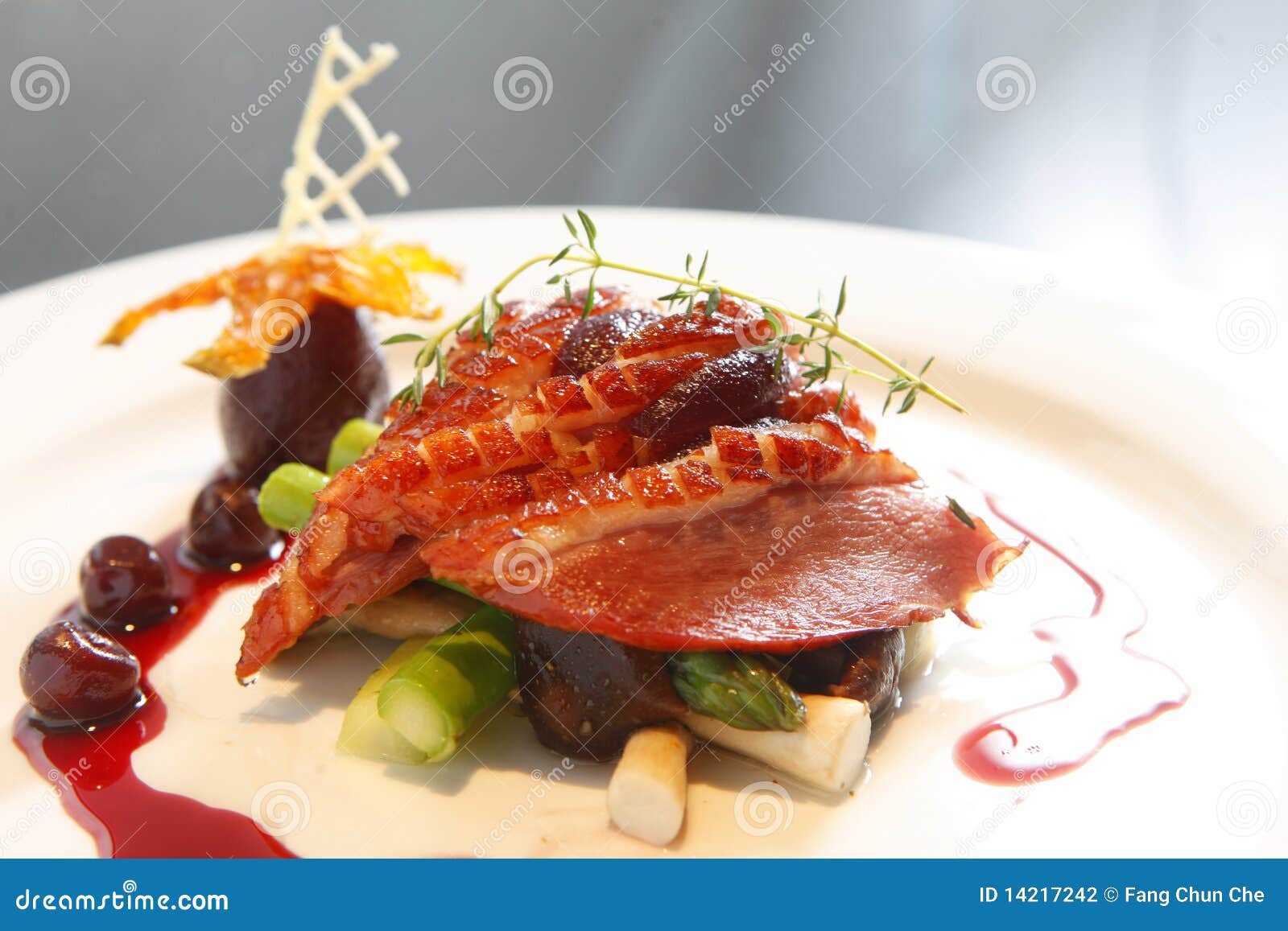 Pato fumado foto de archivo. Imagen de grilled, sabor - 14217242