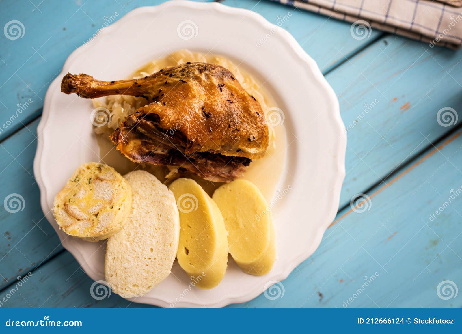 Pato tcheco foto de stock. Imagem de repolho, cozido - 212666124