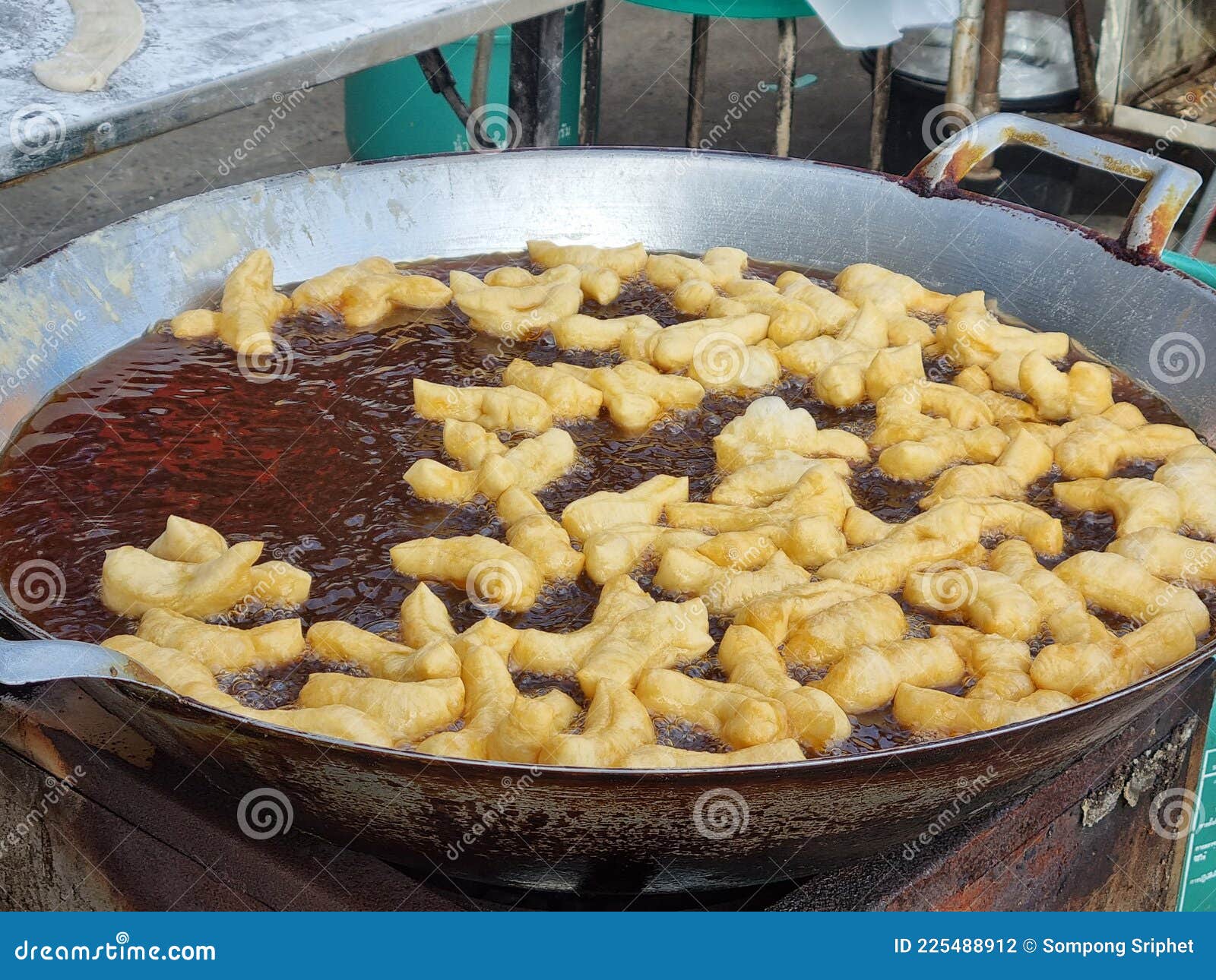 Patongo Fried Food Breakfast Fry in Pan Stock Photo - Image of doughnut ...