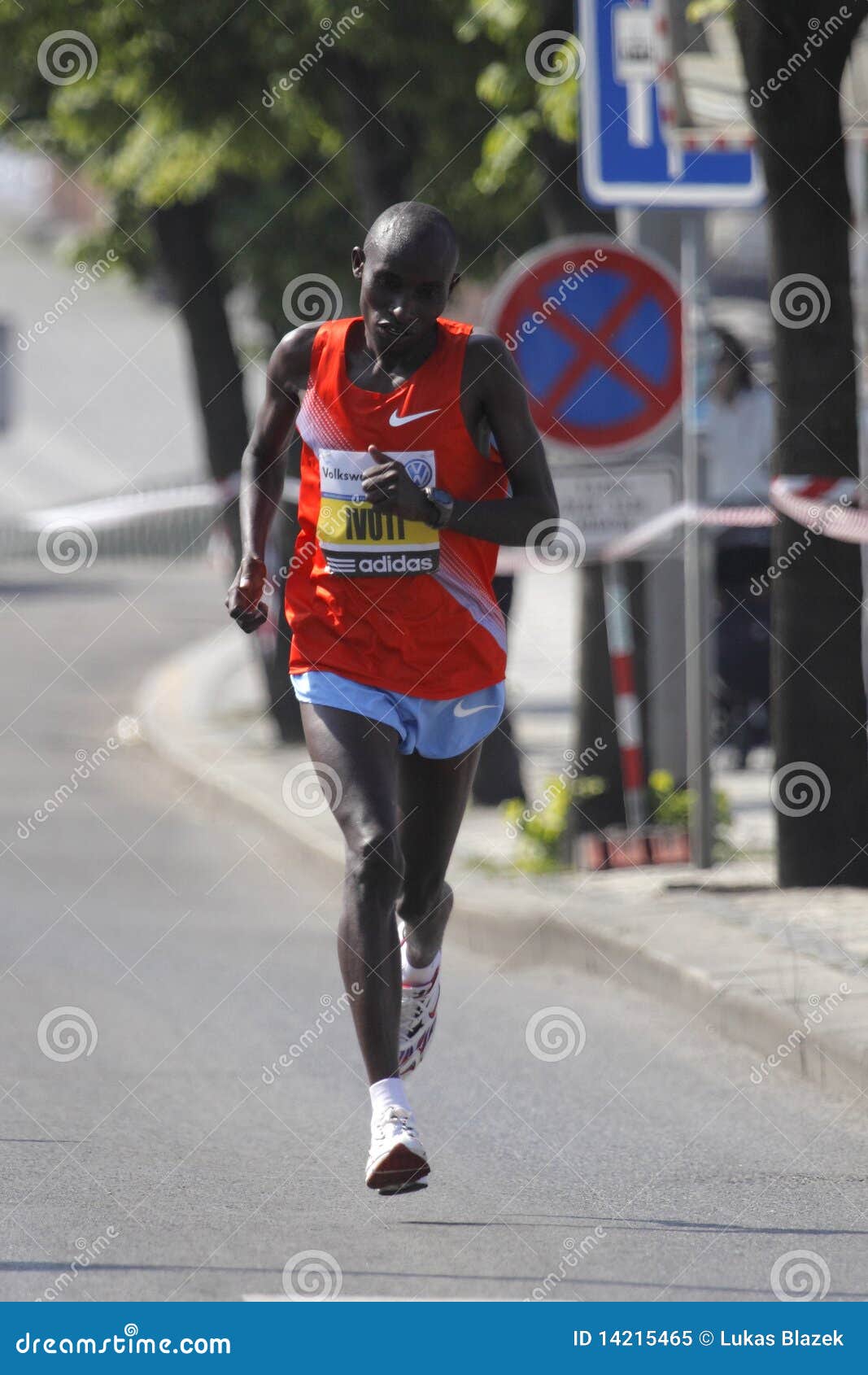 Patrick Mutuku Ivuti in Prague Marathon Editorial Image - Image of ...