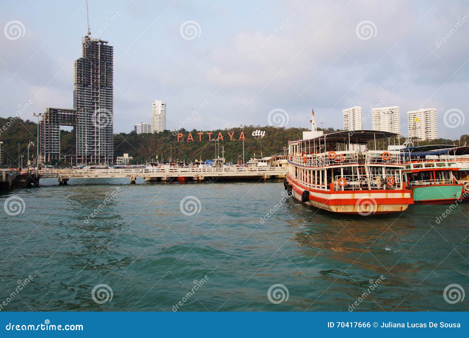 Pattaya Harbour, Thailandbeach Editorial Photo - Image of resort, coast ...