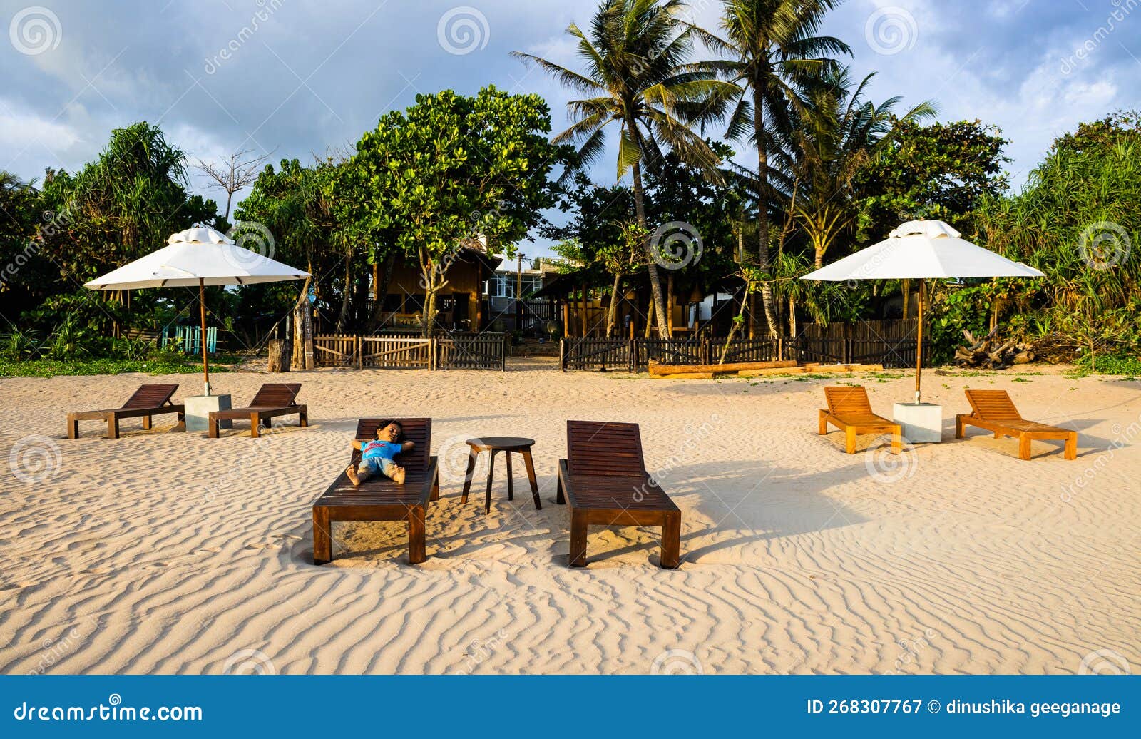 Pattern Beach and Bench, Better Place To Be Relax.galle, Sri Lanka ...