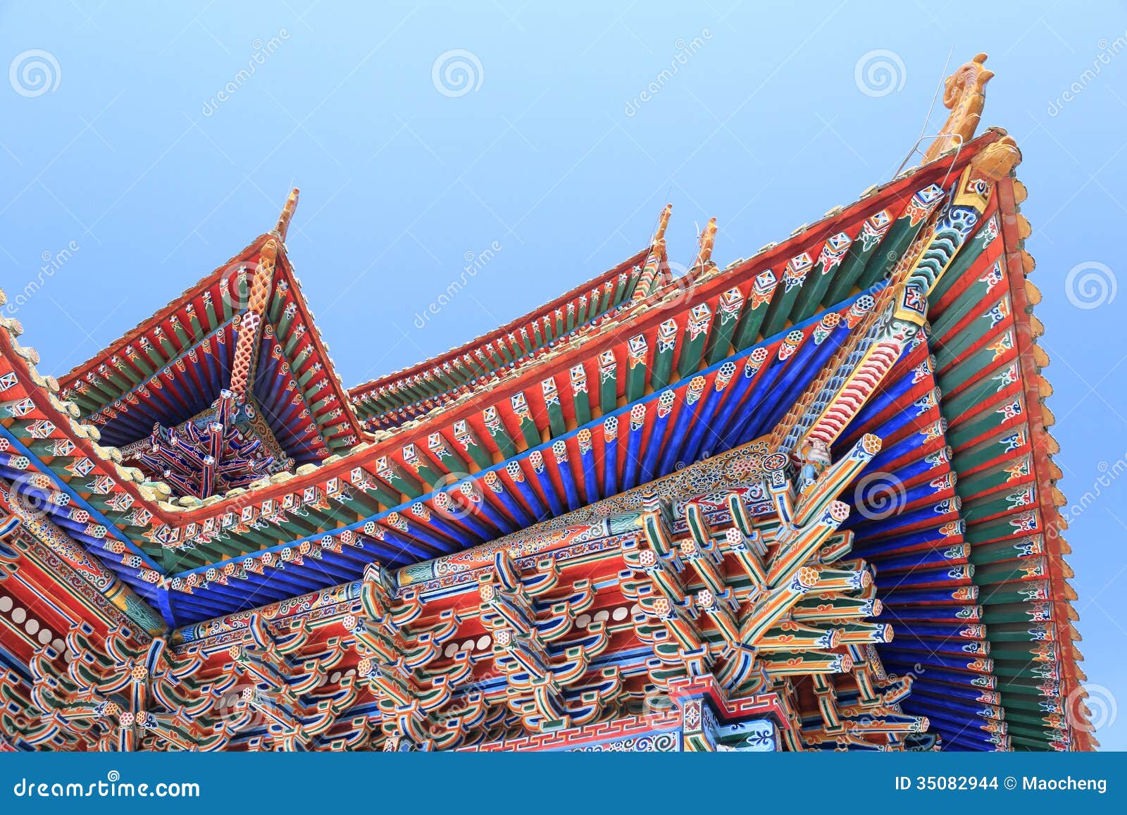 The Patterned Cornice of Temple Stock Photo - Image of amoy, home: 35082944