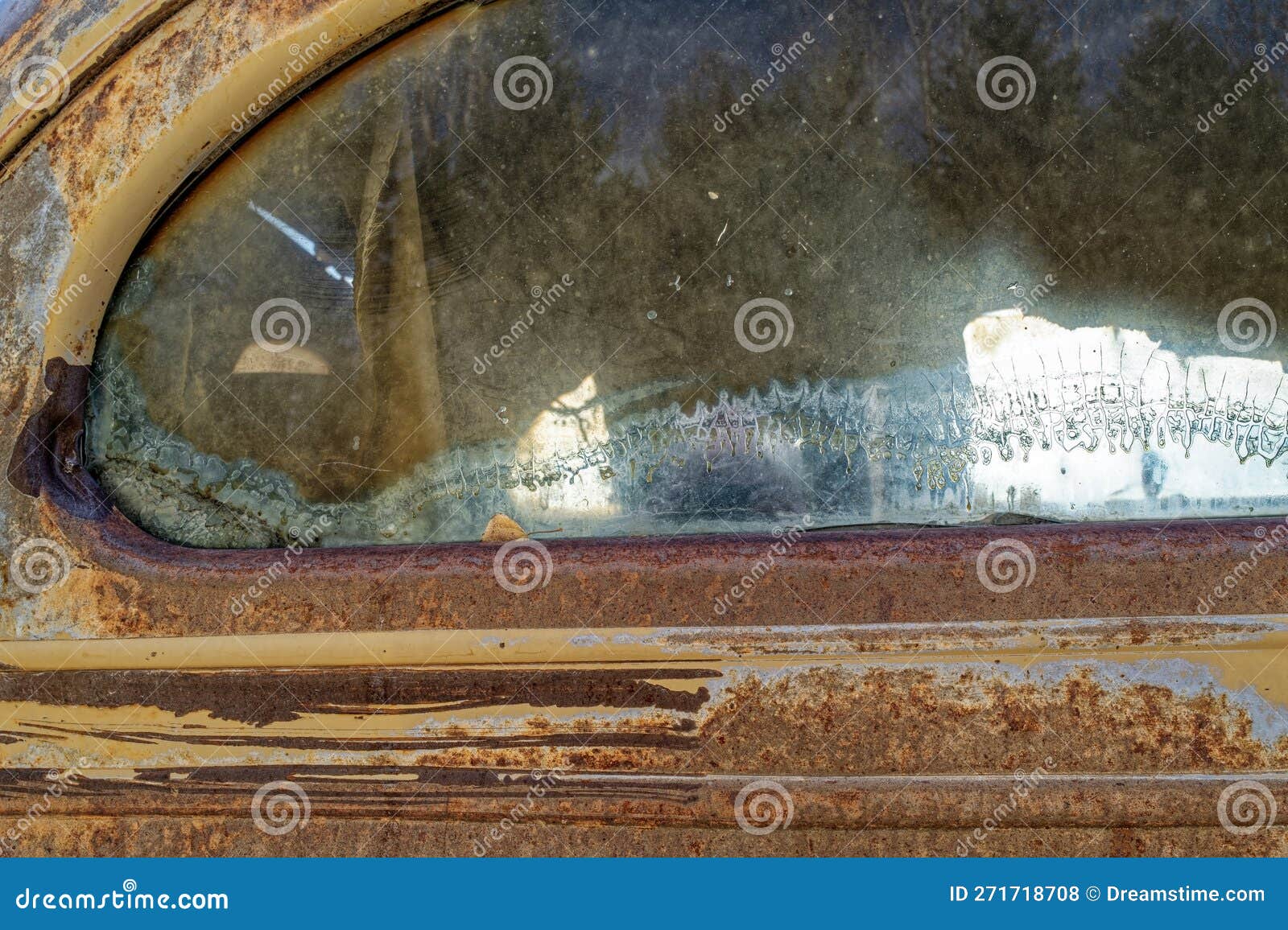 Rusty Panel Texture Royalty-Free Stock Photo | CartoonDealer.com #6983757