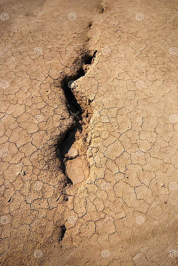 Patterns in parched ground stock image. Image of earth - 3298843