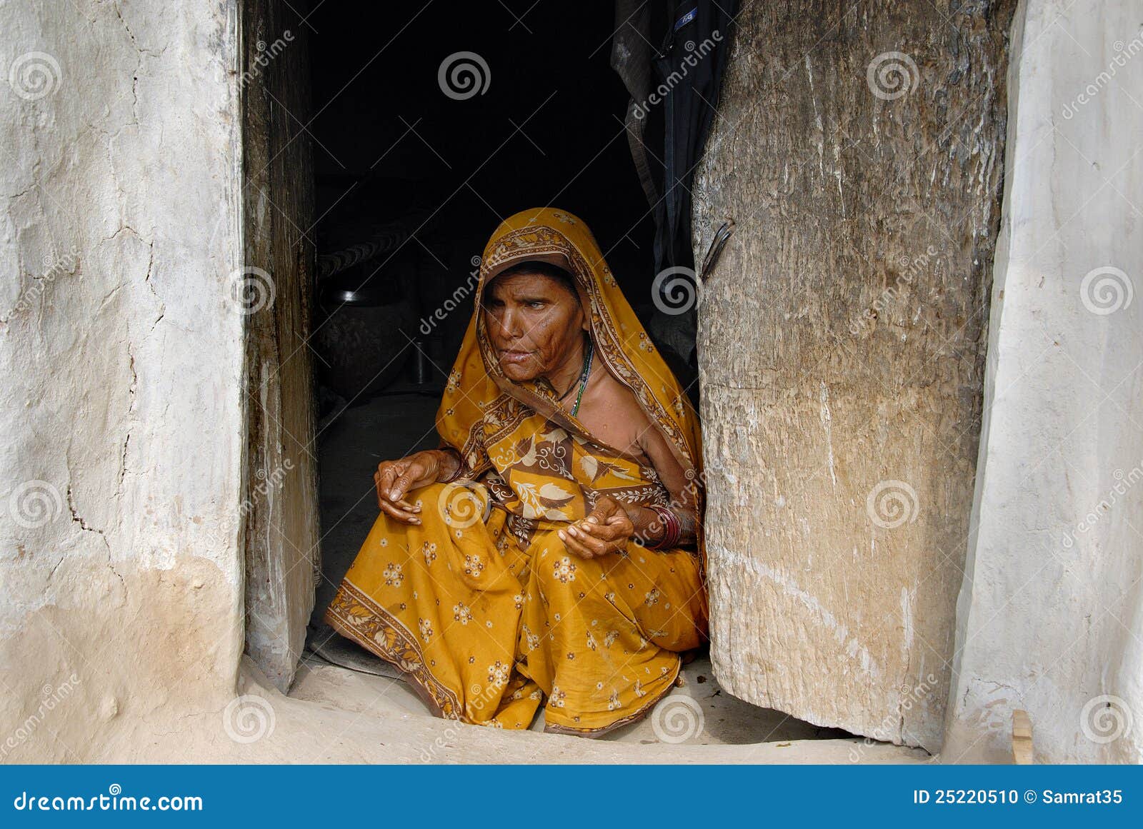 Pauvre femme borgne image éditorial. Image du photographie - 25220510