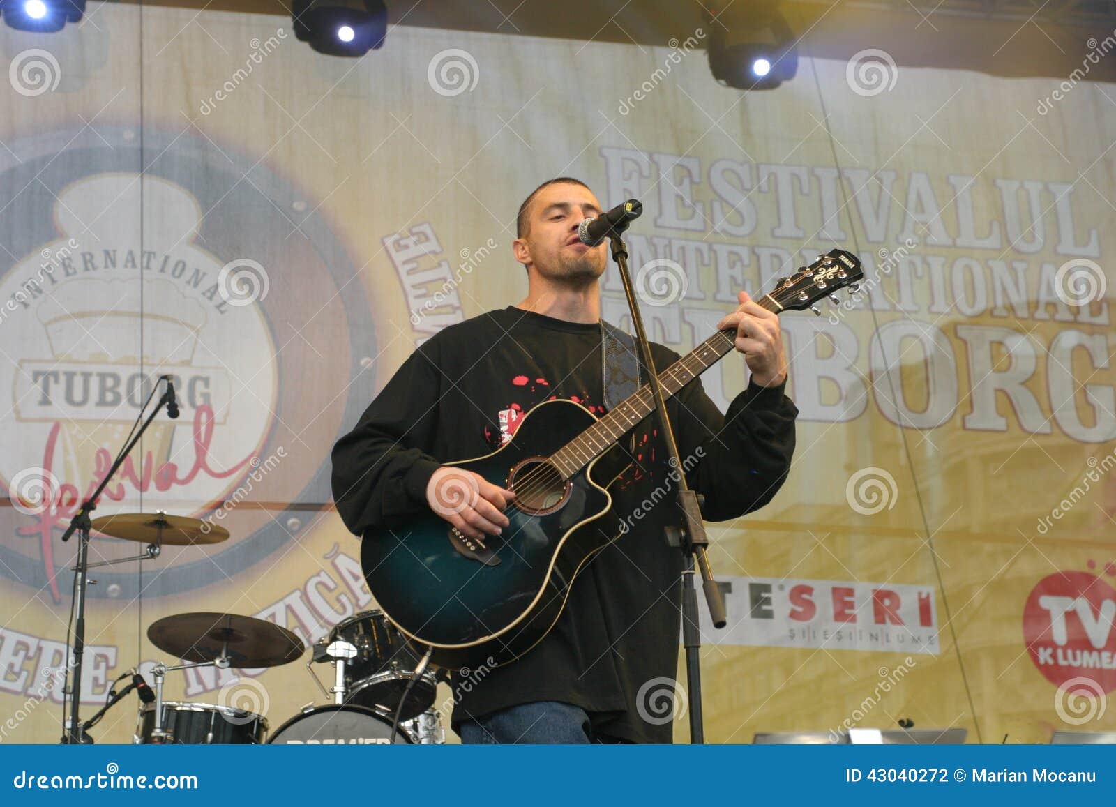 Pavel Stratan editorial photography. Image of stage, song - 43040272