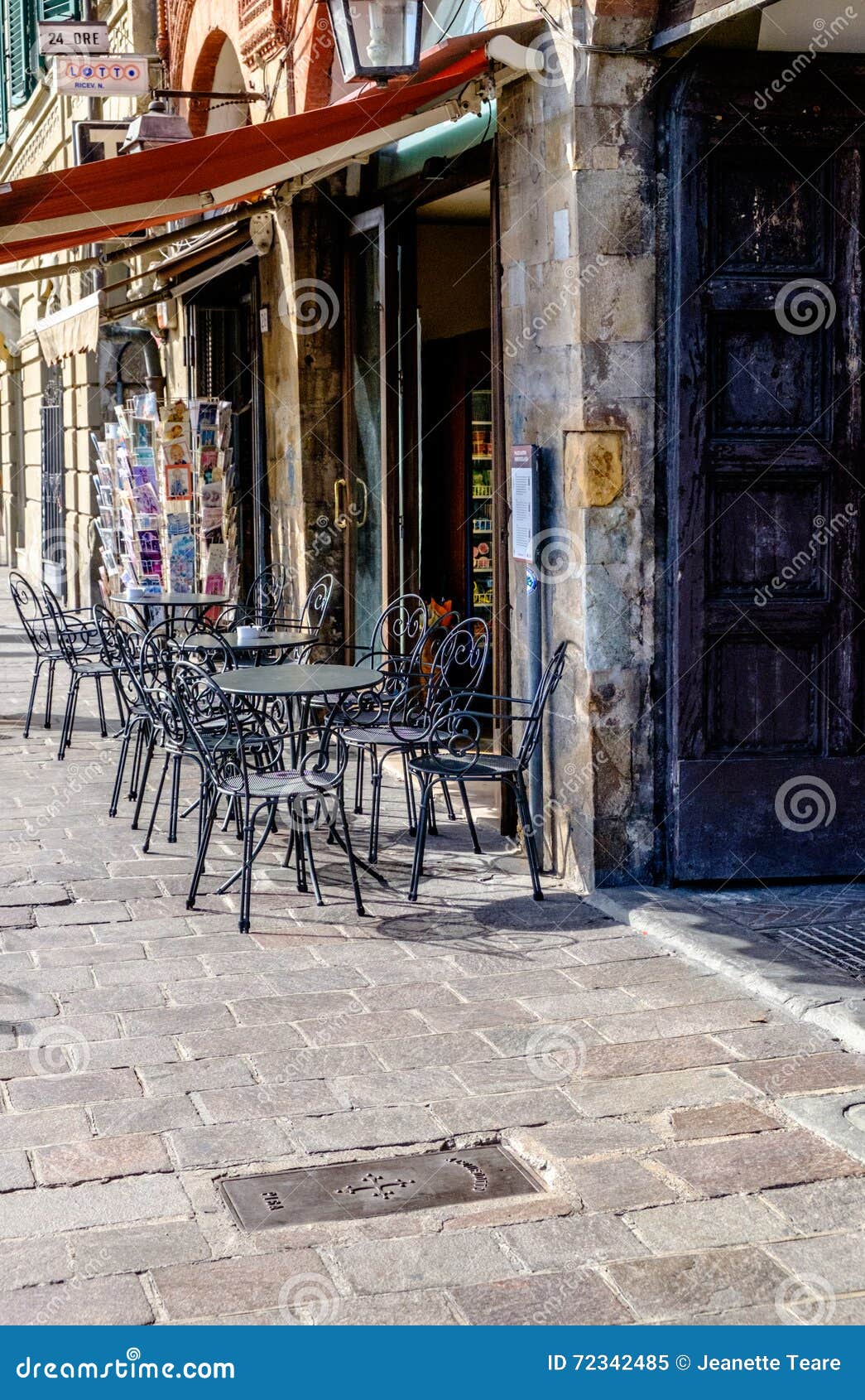 Pavement cafe in Italy editorial image. Image of rustic - 72342485