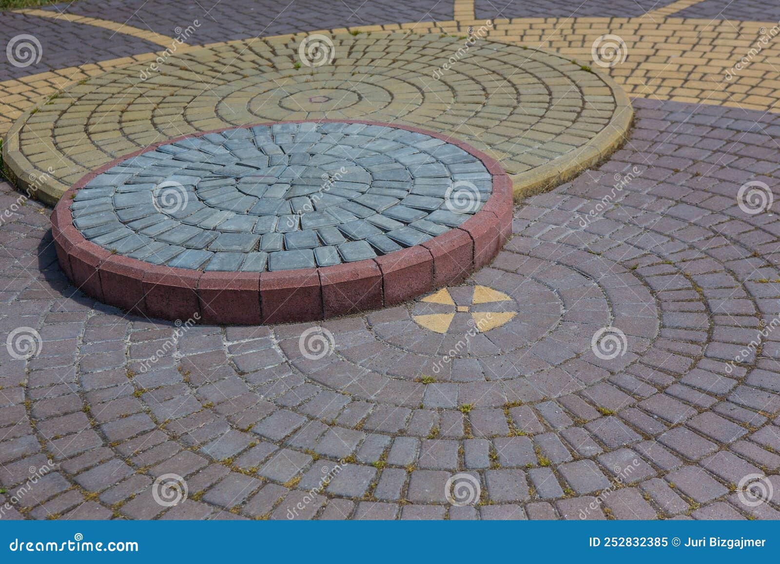 Pavement With Concentric Pattern. Patterned Floor Walkway In The Park ...