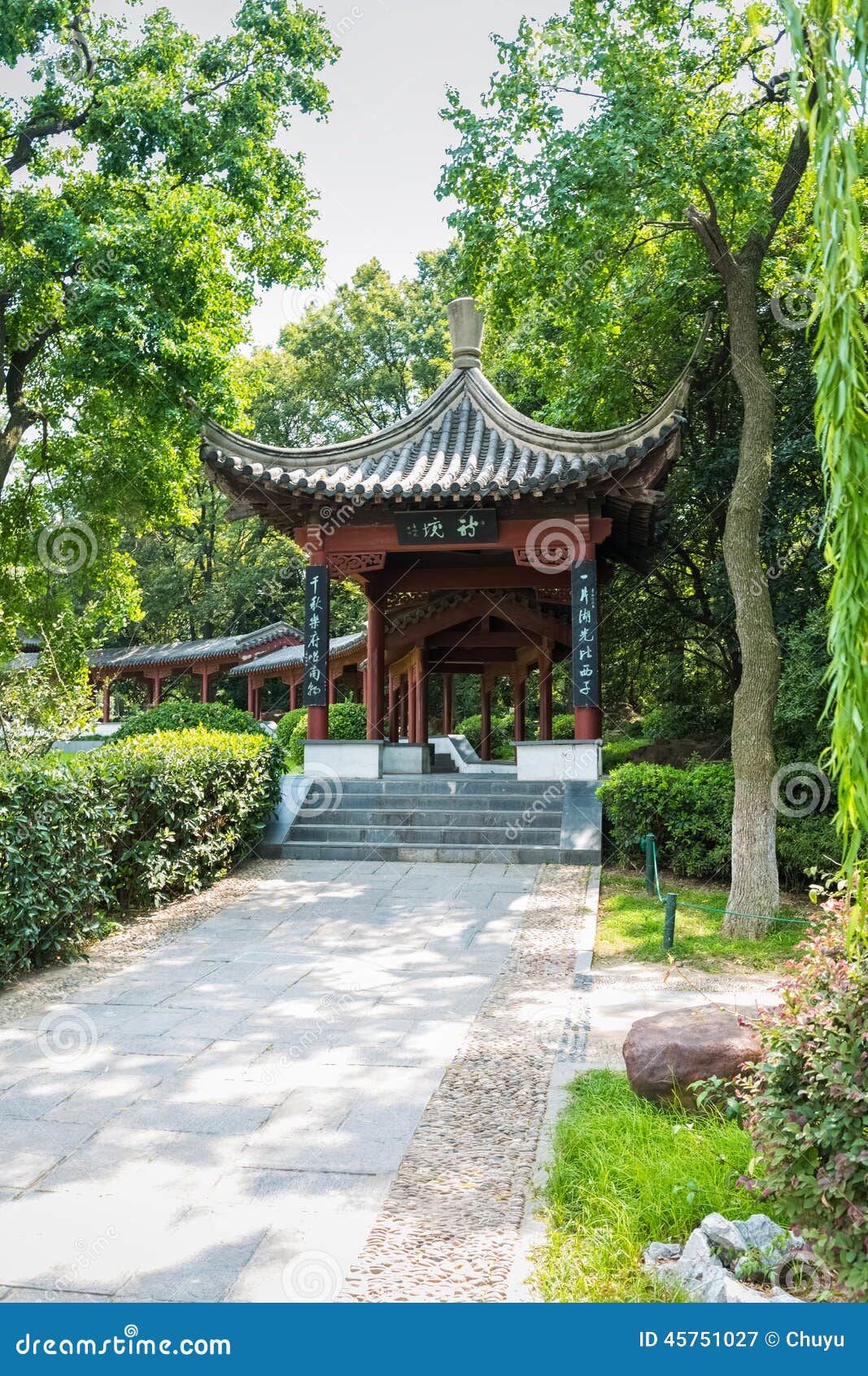 The Pavilion in Traditional Chinese Garden Stock Image - Image of ...